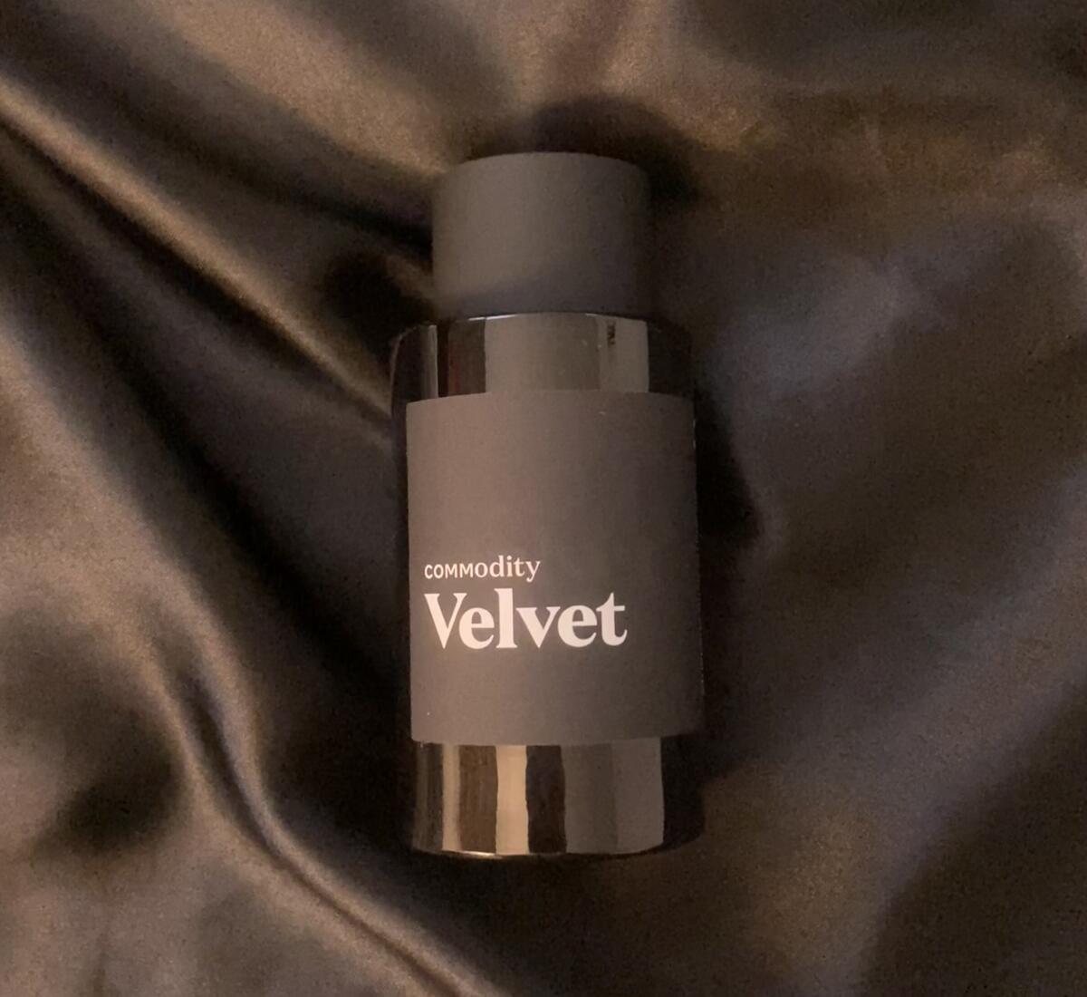 Velvet Commodity perfume - a fragrance for women and men 2018