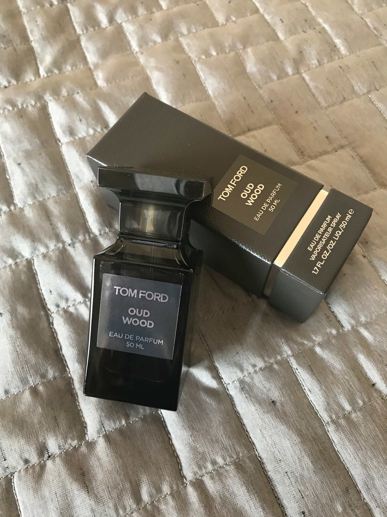 Oud Wood Tom Ford perfume - a fragrance for women and men 2007