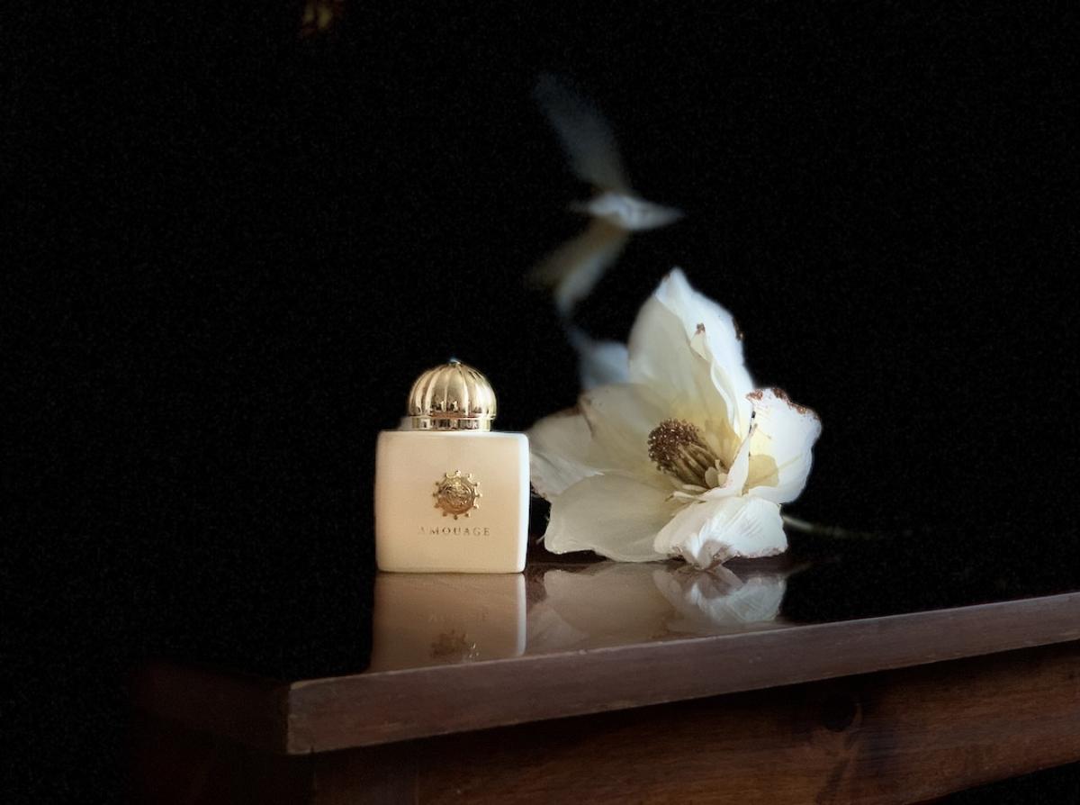 Honour Woman Amouage perfume - a fragrance for women 2011