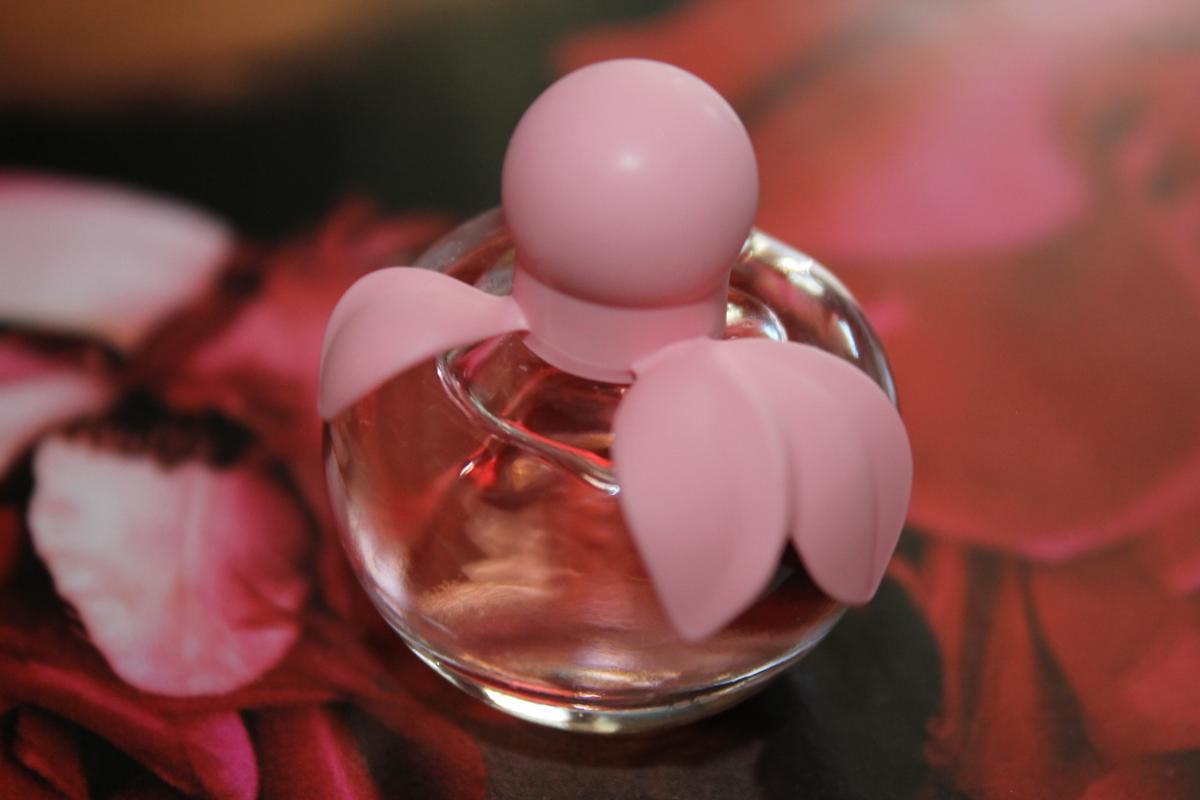 Nina Rose Nina Ricci - una fragranza da donna 2020