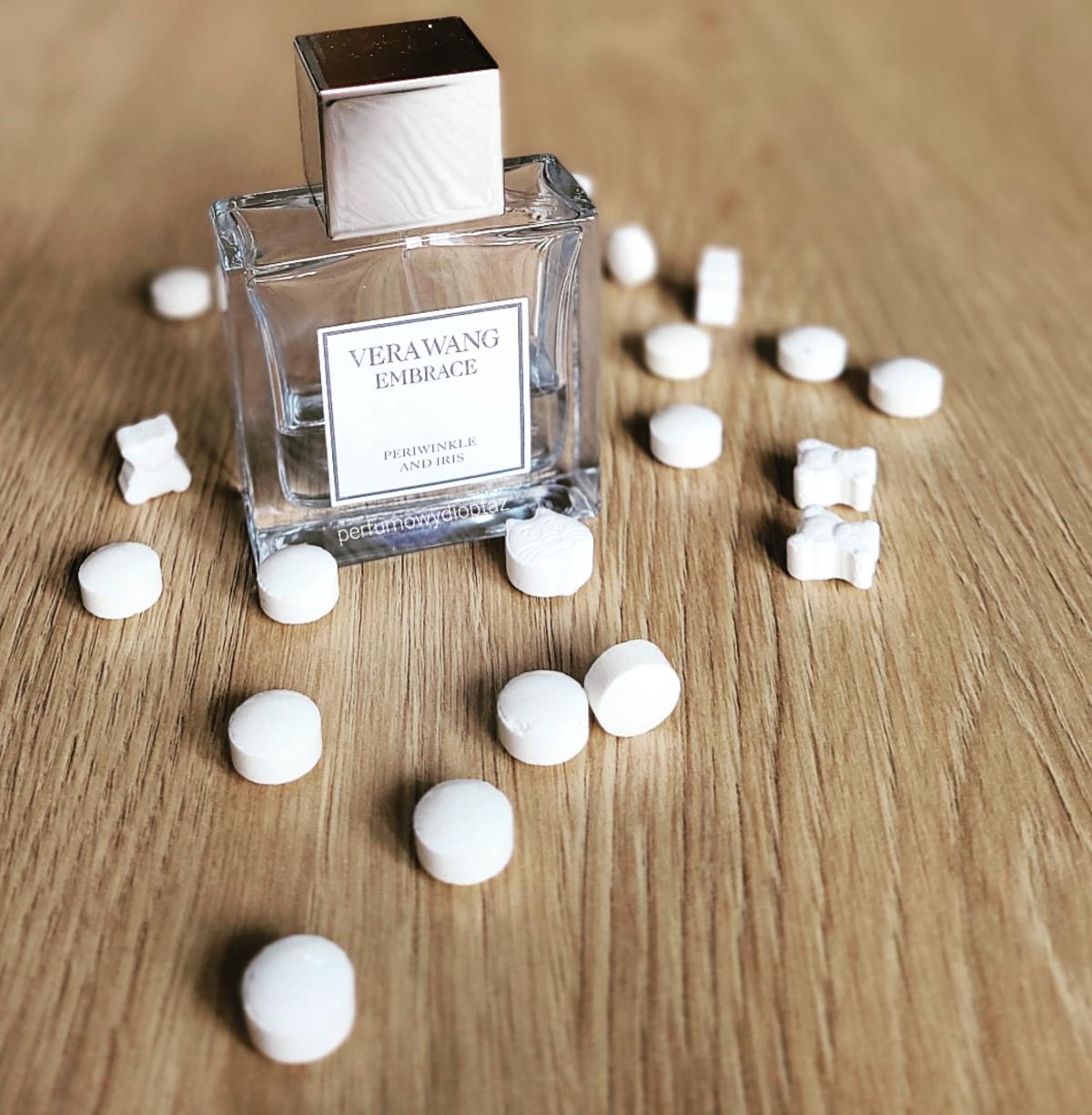 Embrace Periwinkle & Iris Vera Wang perfume - a fragrance for women 2015