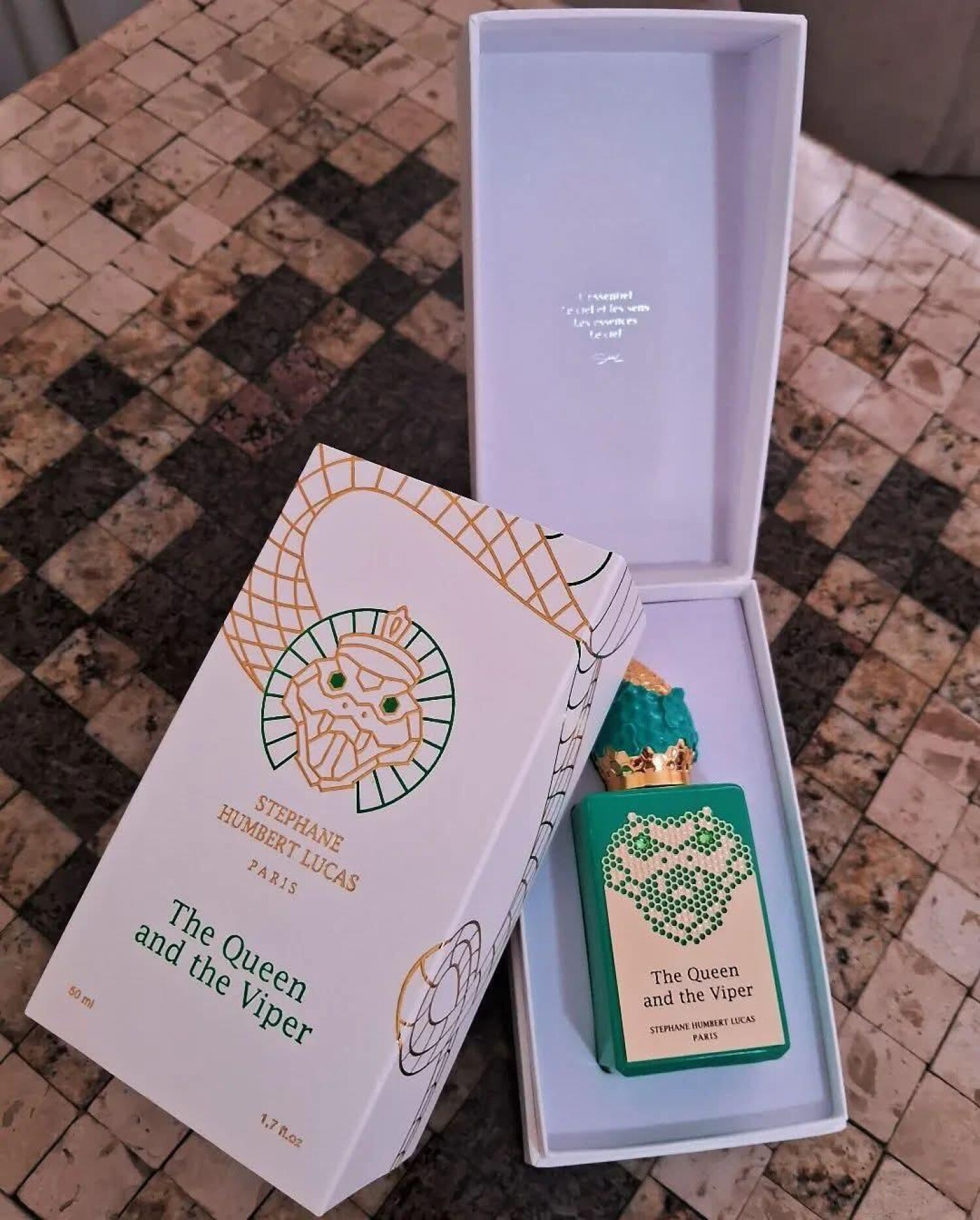 The Queen and the Viper Stéphane Humbert Lucas 777 perfume - a new ...