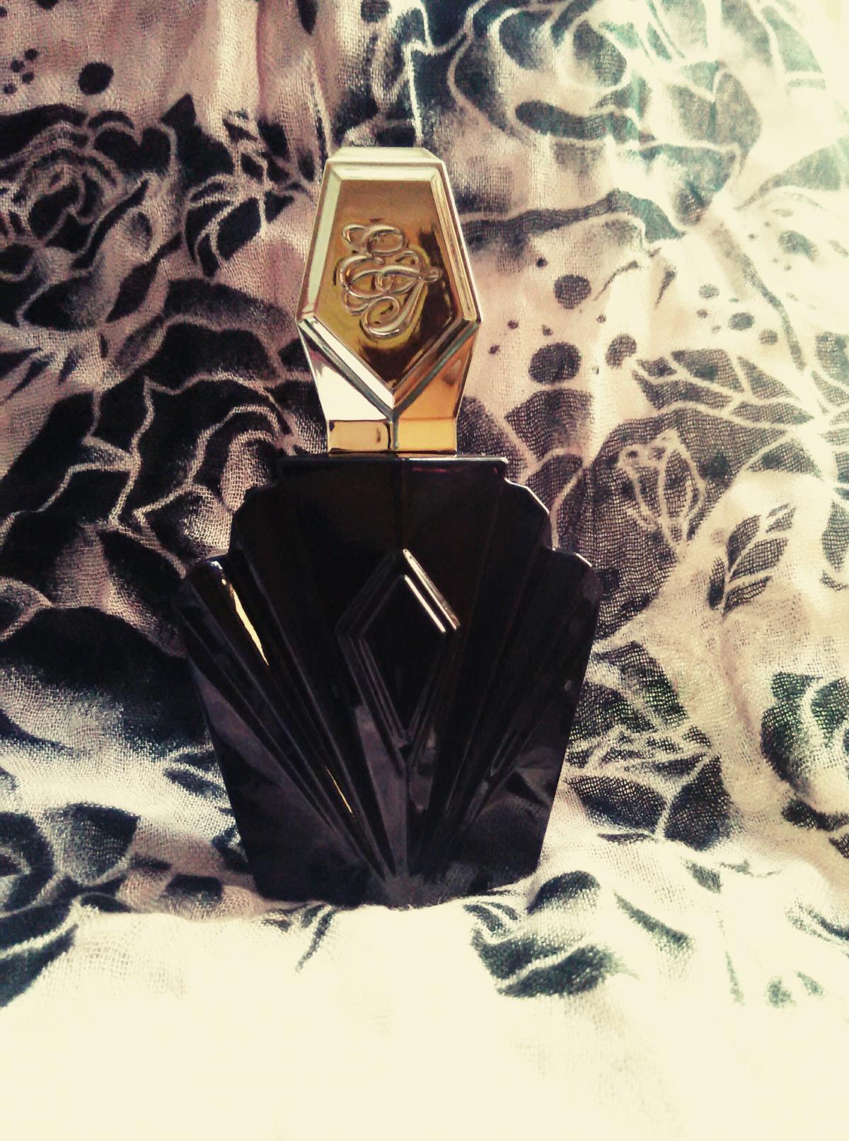 Passion Elizabeth Taylor perfume - a fragrance for women 1988
