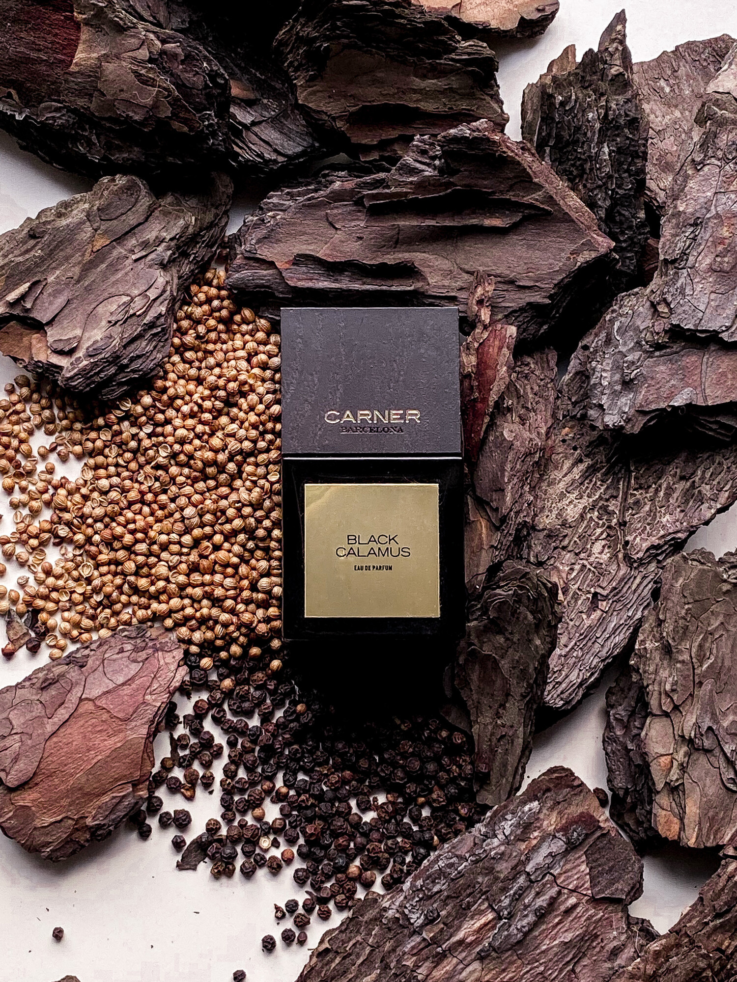 Black Calamus Carner Barcelona perfume - a fragrance for women and men 2016