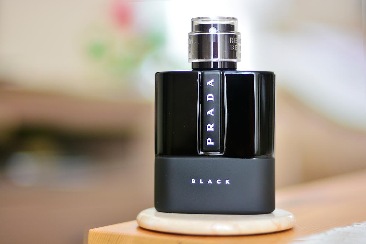 Luna Rossa Black Prada Cologne - un parfum pour homme 2018