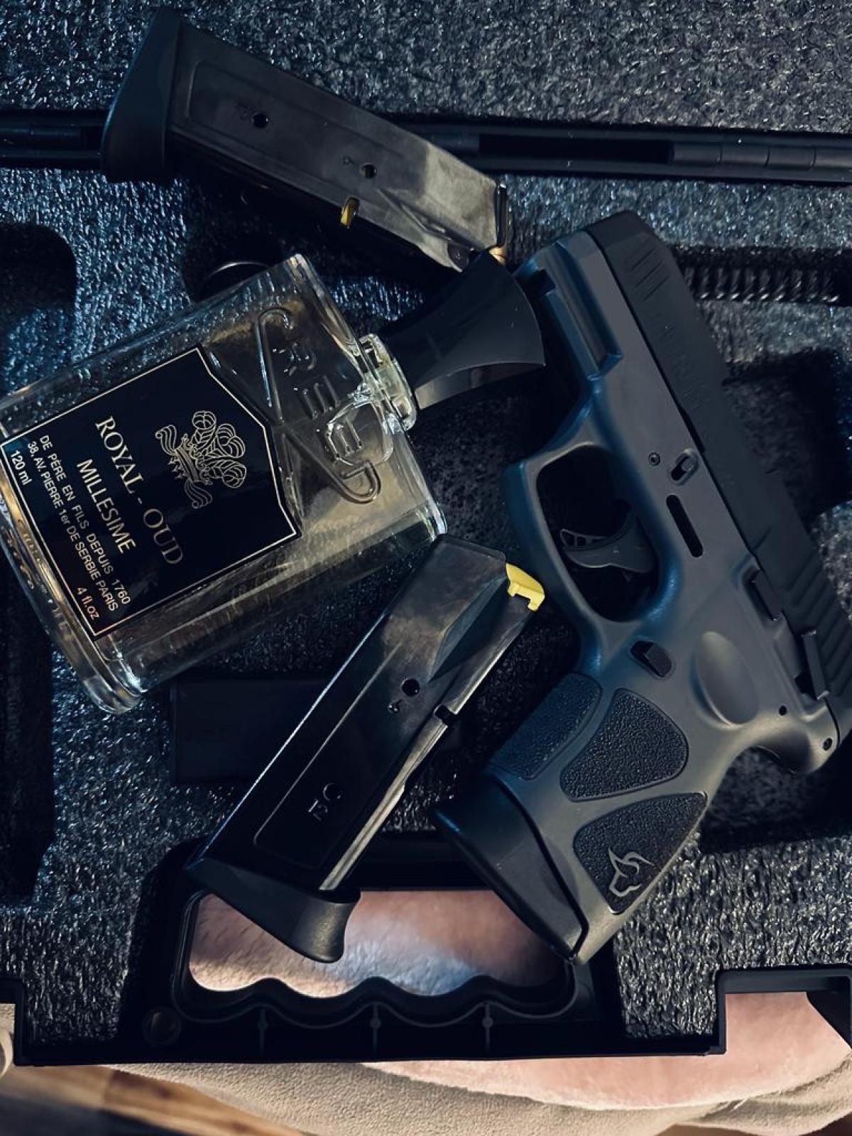 Royal Oud Creed perfume - a fragrance for women and men 2011