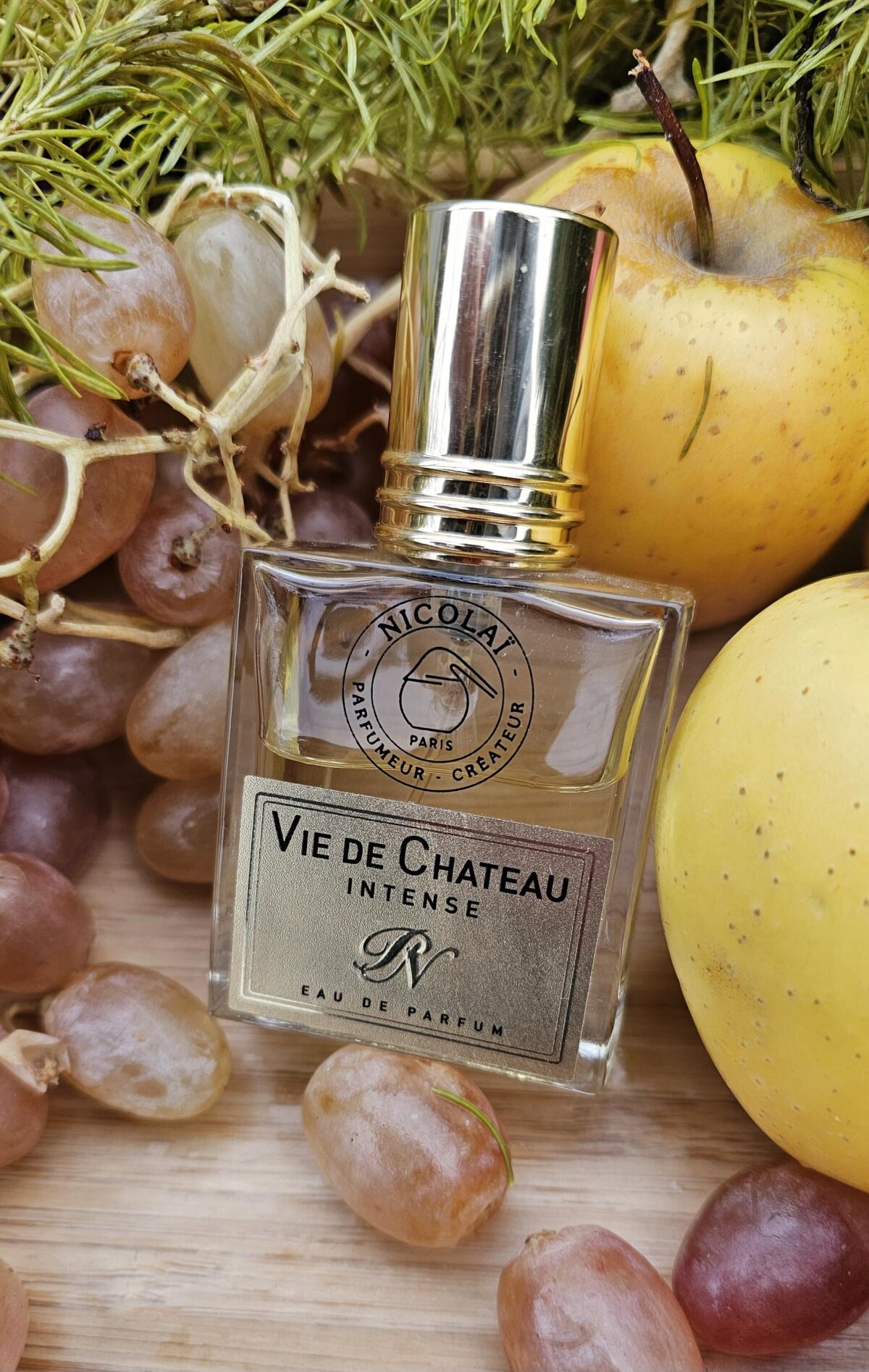 Vie de Chateau Intense Nicolai Parfumeur Createur perfume - a fragrance ...