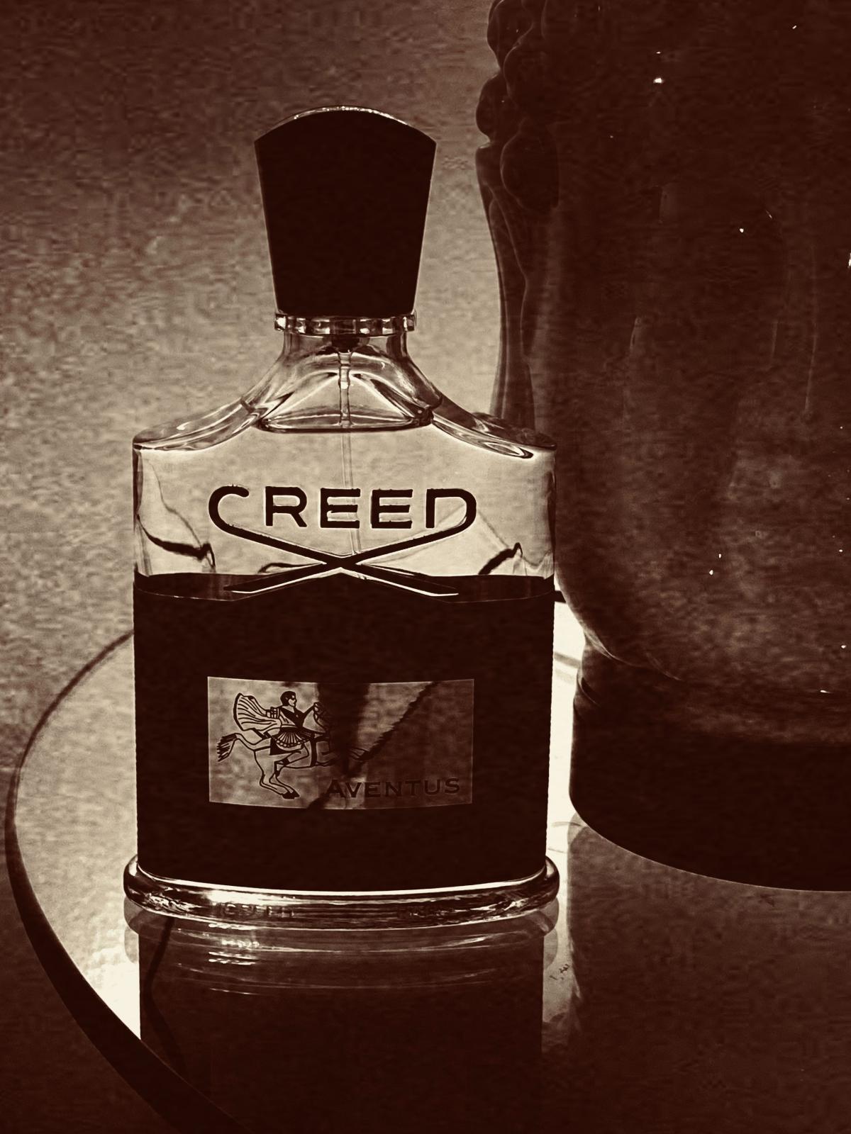 Aventus Creed Colonia - una fragancia para Hombres 2010