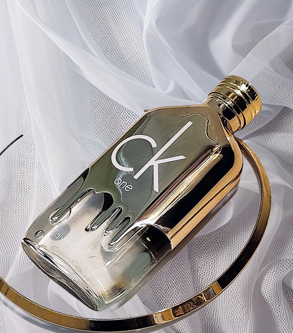 CK One Gold Calvin Klein perfume - a fragrance for women and men 2016