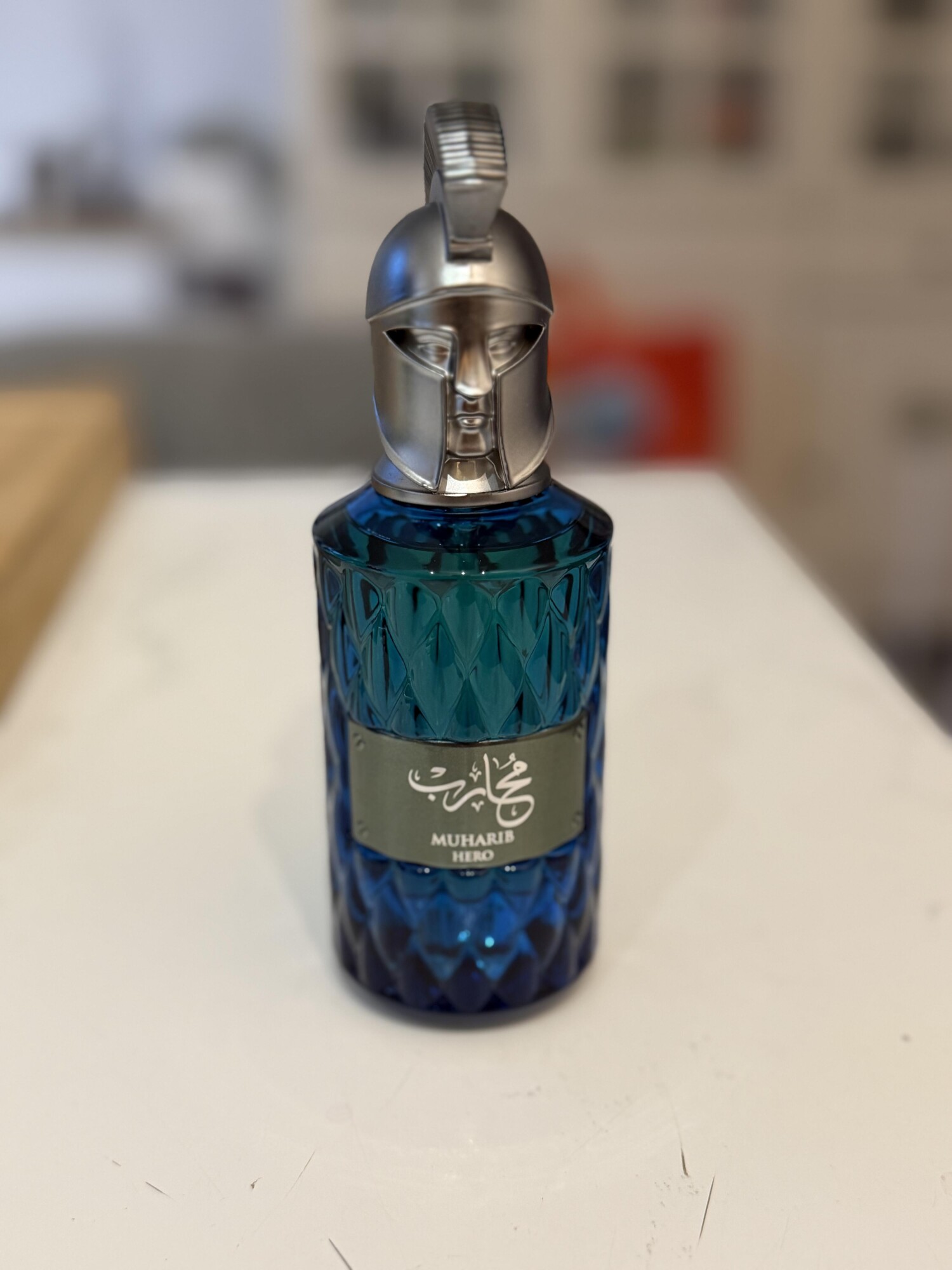 Muharib Hero Le Falconé Perfumes Colonia - una nuevo fragancia para ...
