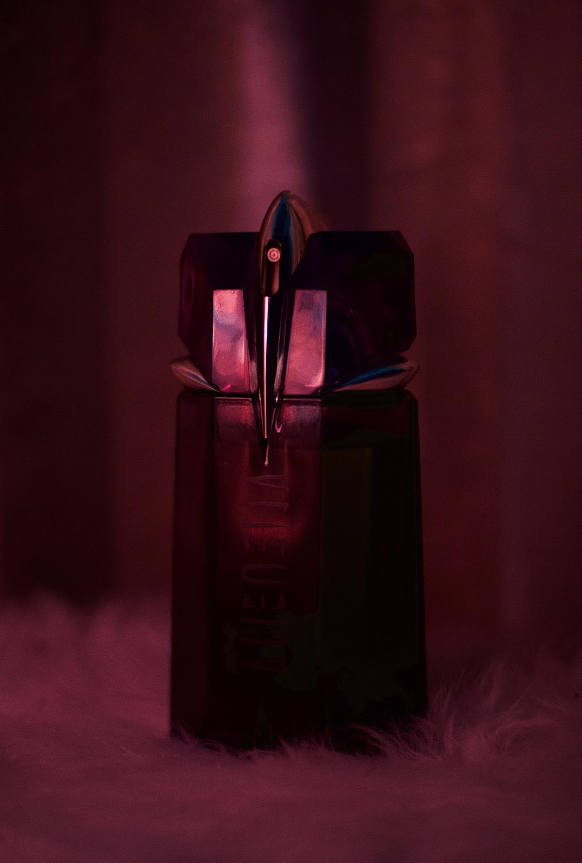 Alien Mugler perfume - a fragrance for women 2005