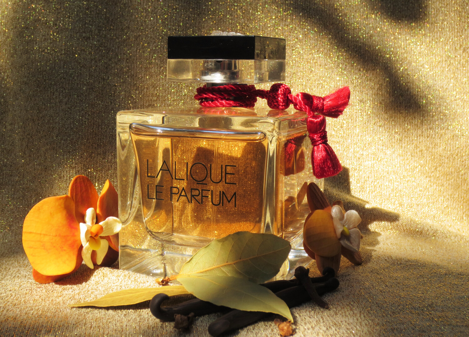 Lalique Le Parfum Lalique fragancia - una fragancia para Mujeres 2005