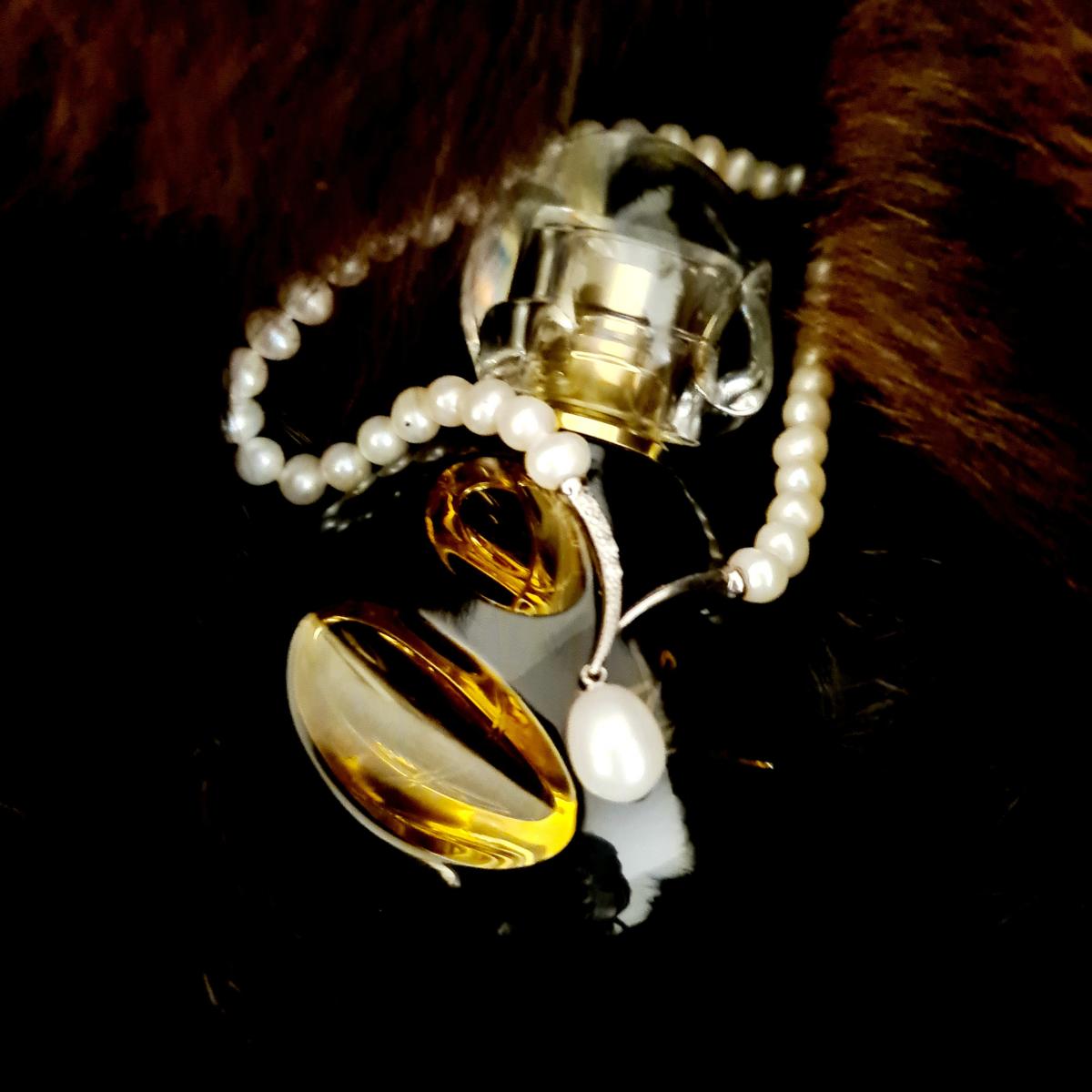 Izia La Nuit Sisley perfume - a fragrance for women 2021