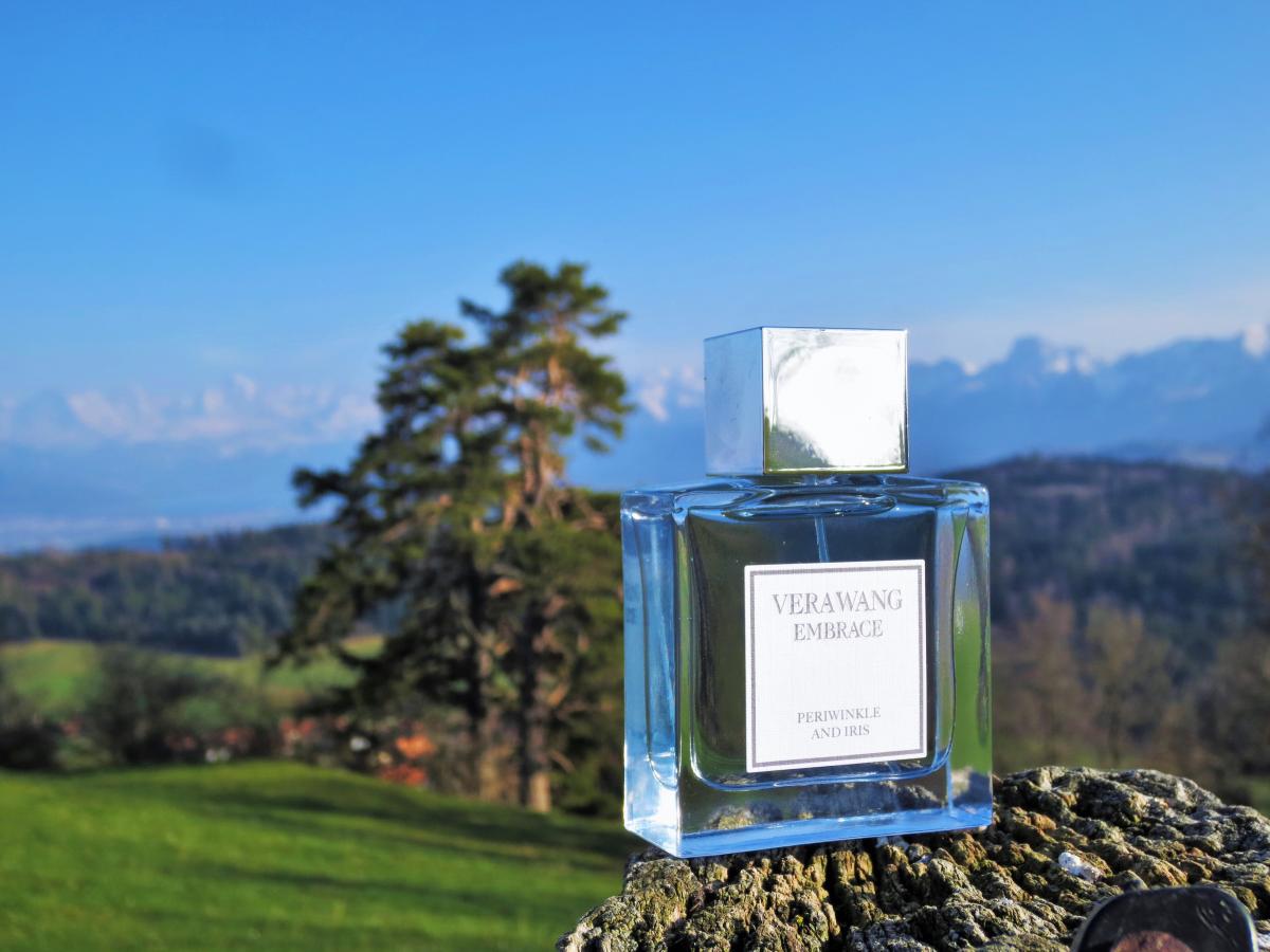 Embrace Periwinkle & Iris Vera Wang perfume - a fragrance for women 2015