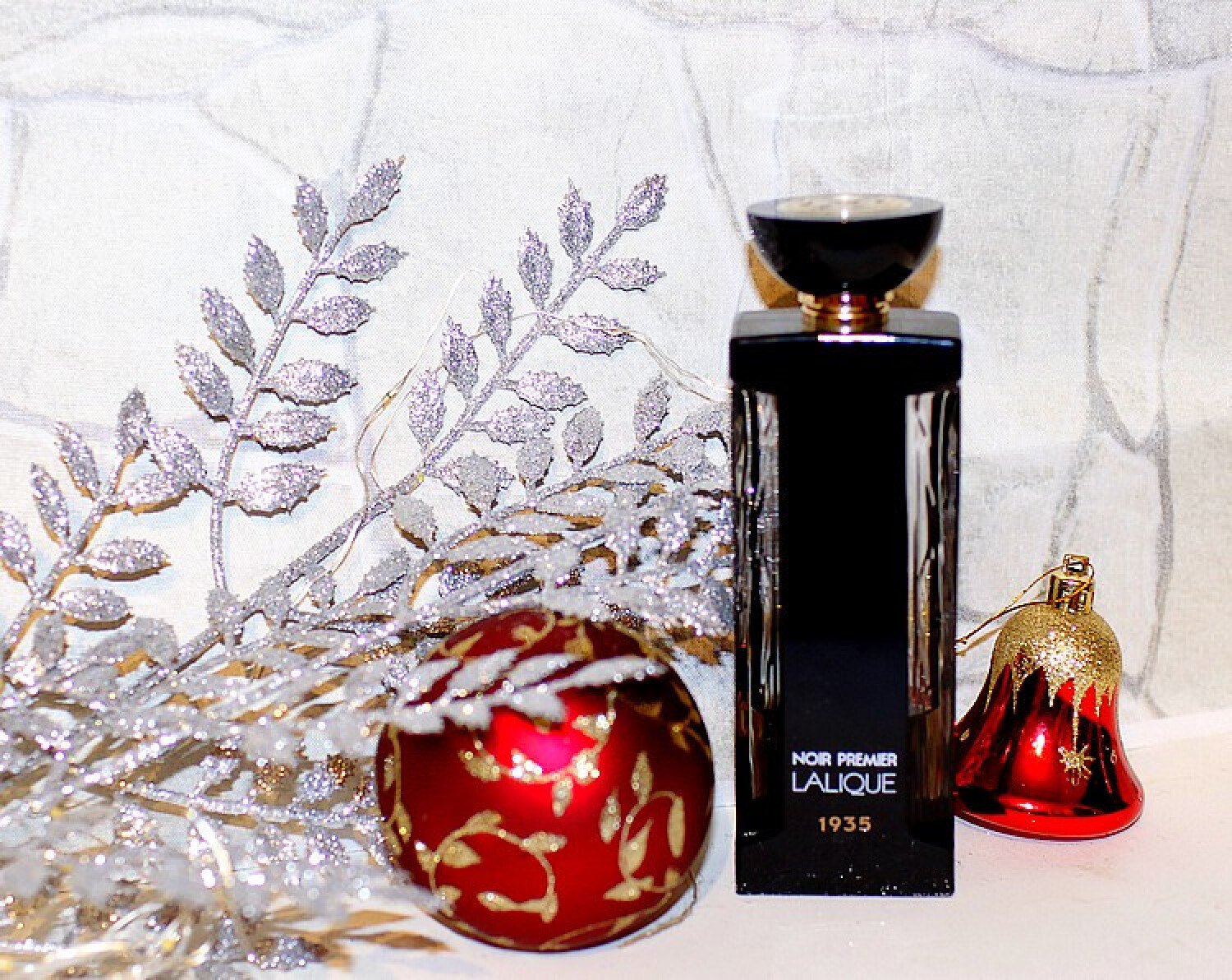 Rose Royale Lalique perfume - a fragrance for women and men 2014