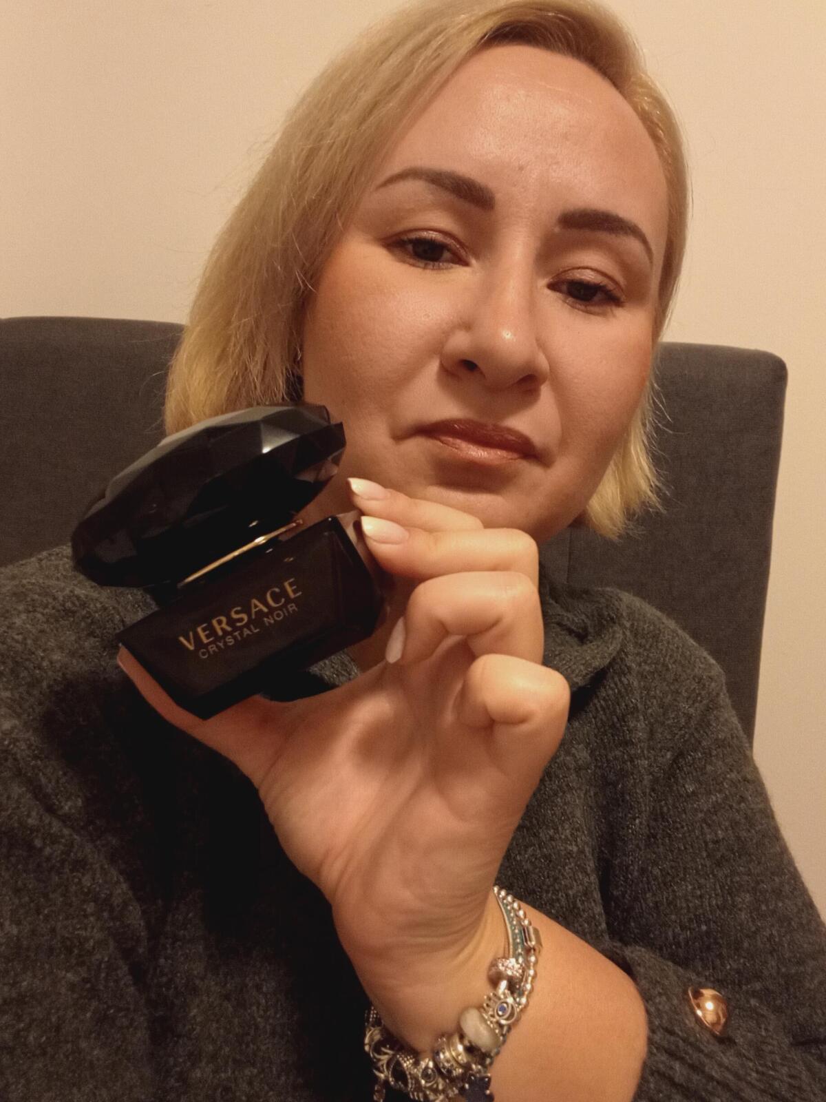 Crystal Noir Versace perfume - a fragrance for women 2004