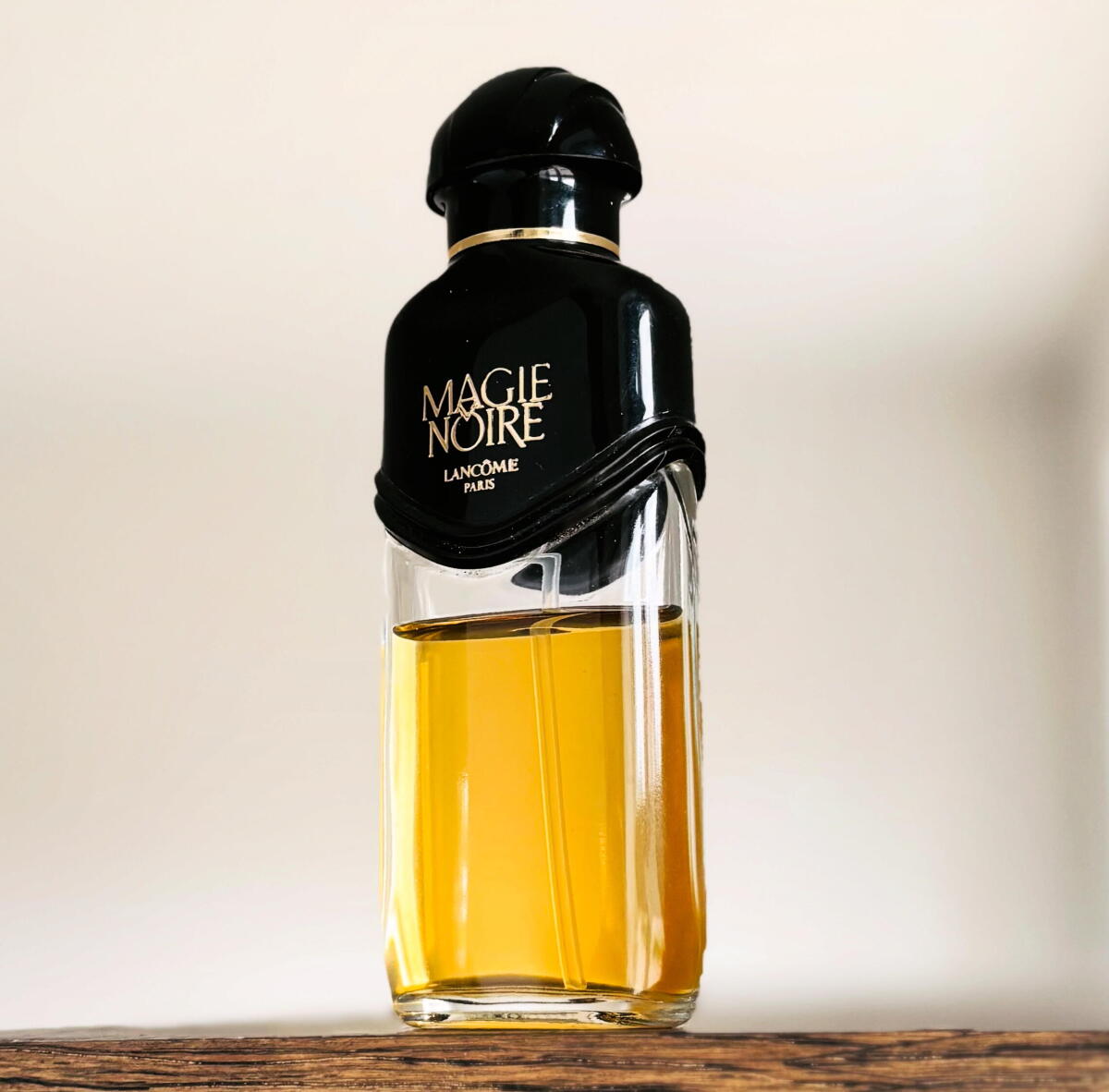 Magie Noire Lancôme perfume - a fragrance for women 1978