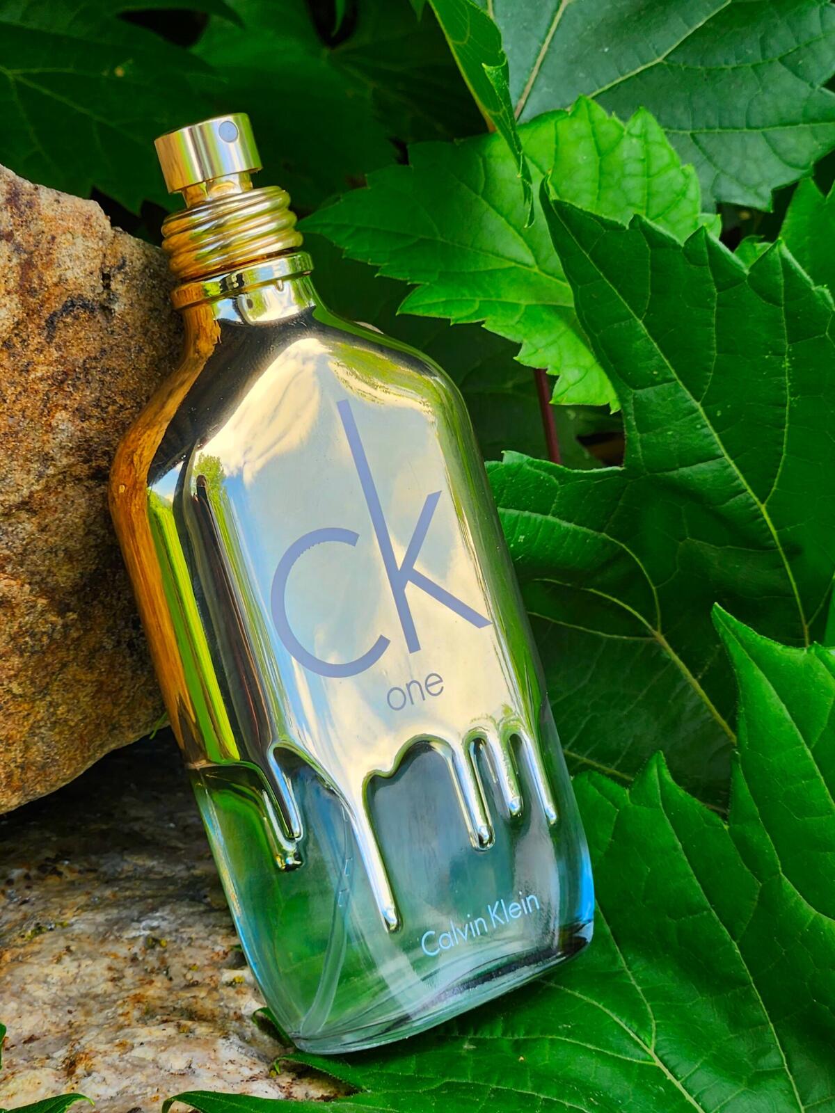 CK One Gold Calvin Klein perfume - a fragrance for women and men 2016