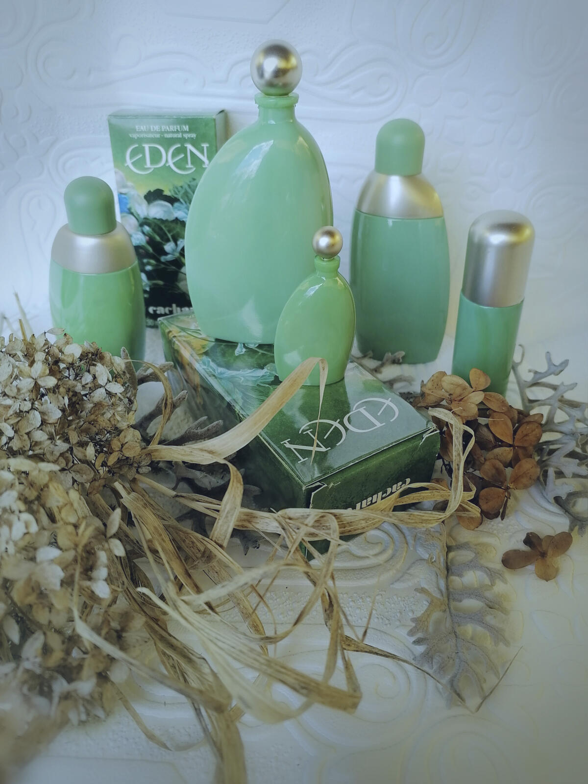 Eden Cacharel perfume - a fragrância Feminino 1994