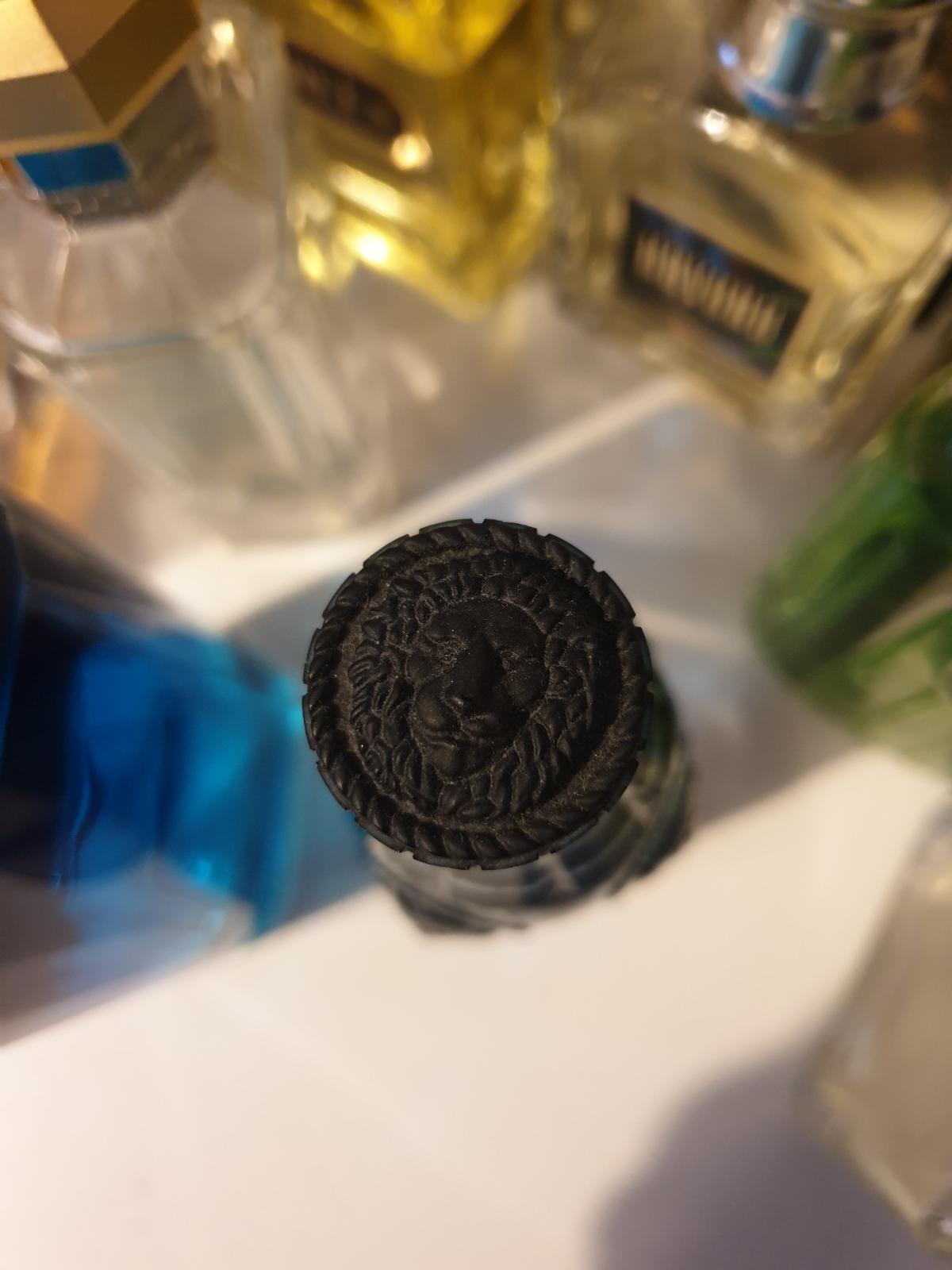 Blue Jeans Versace cologne - a fragrance for men 1994