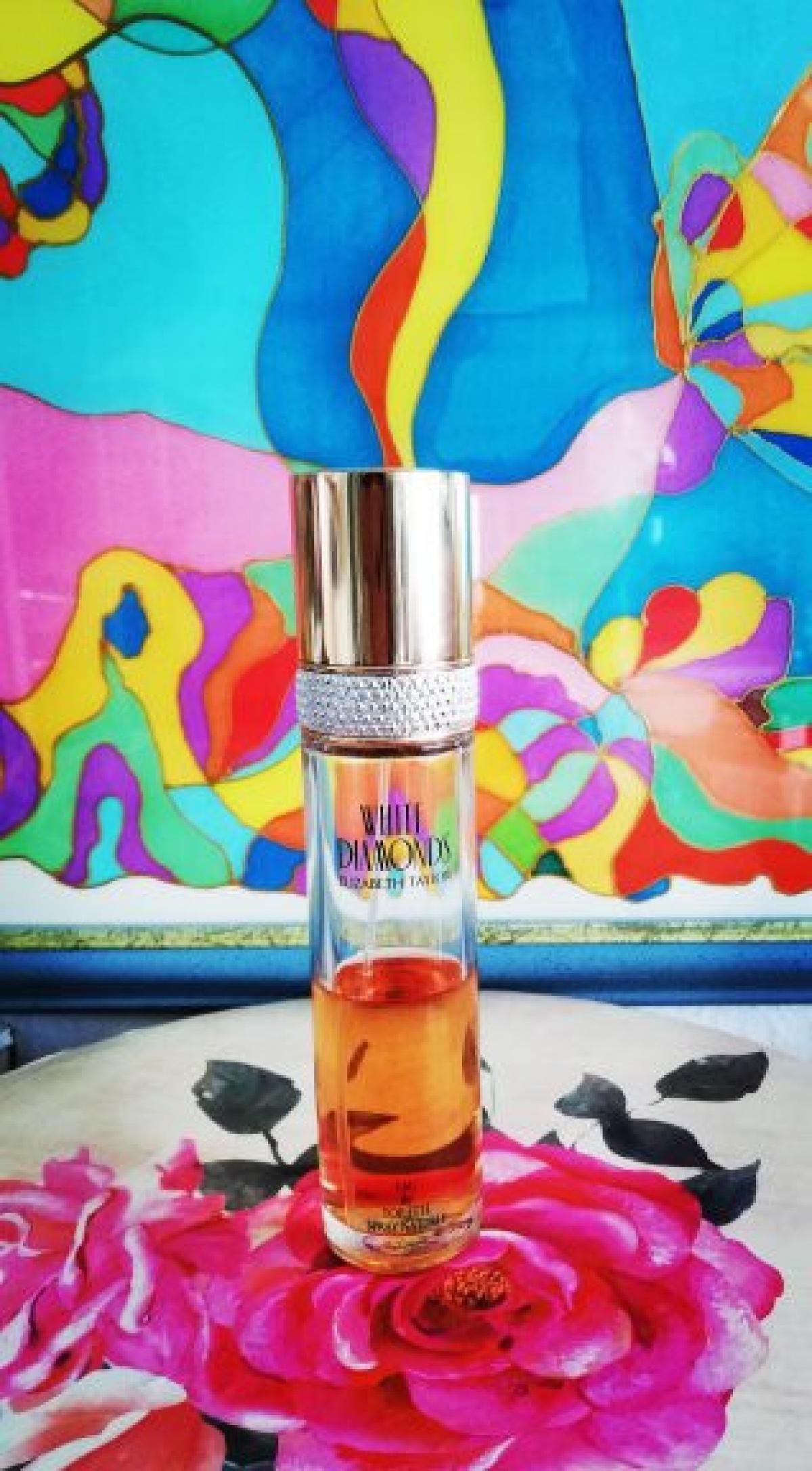 White Diamonds Elizabeth Taylor perfume - a fragrance for women 1991