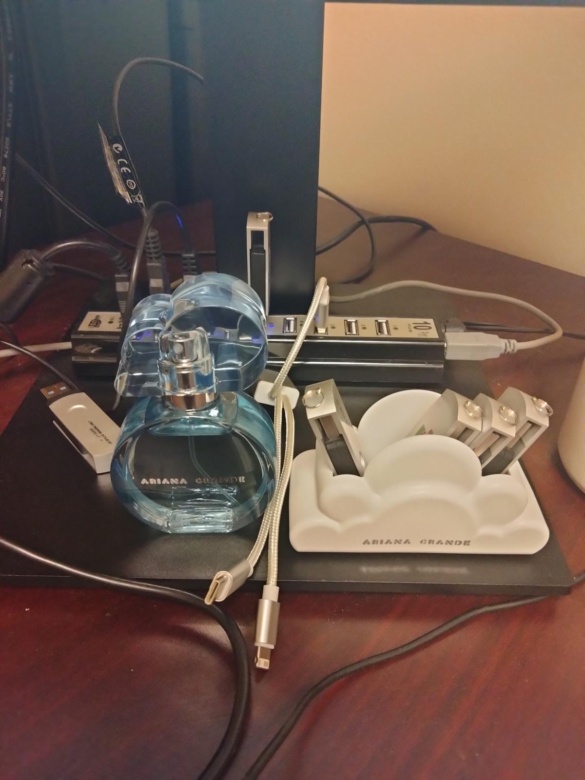 Cloud Ariana Grande perfume - a fragrance for women 2018