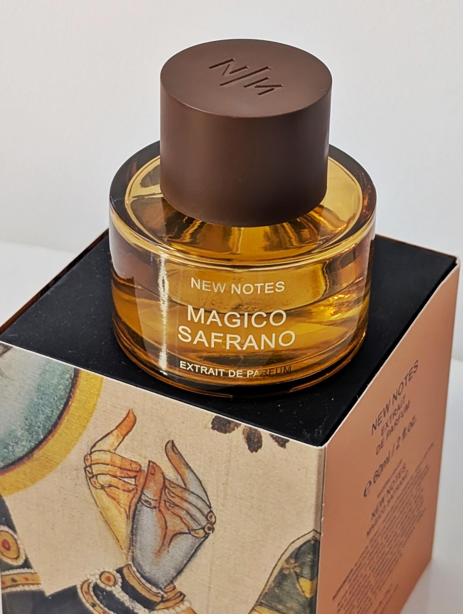 Magico Safrano New Notes аромат — новый аромат для мужчин и женщин 2025