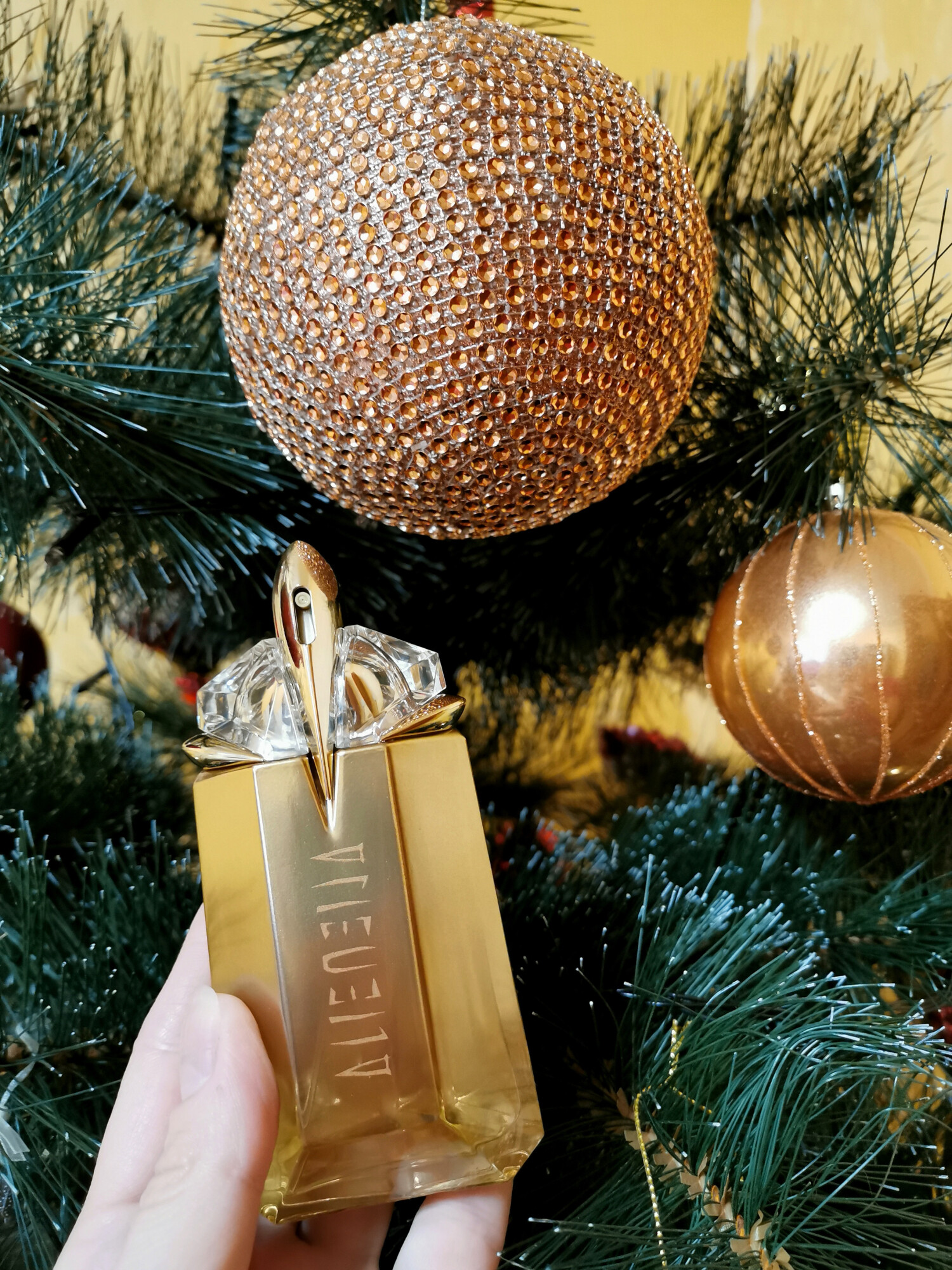 Alien Goddess Mugler perfume - a new fragrance for women 2021
