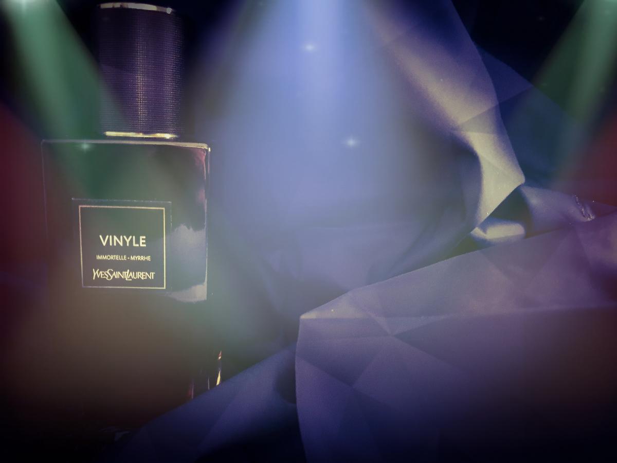 Vinyle Yves Saint Laurent perfume - a fragrance for women and men 2016