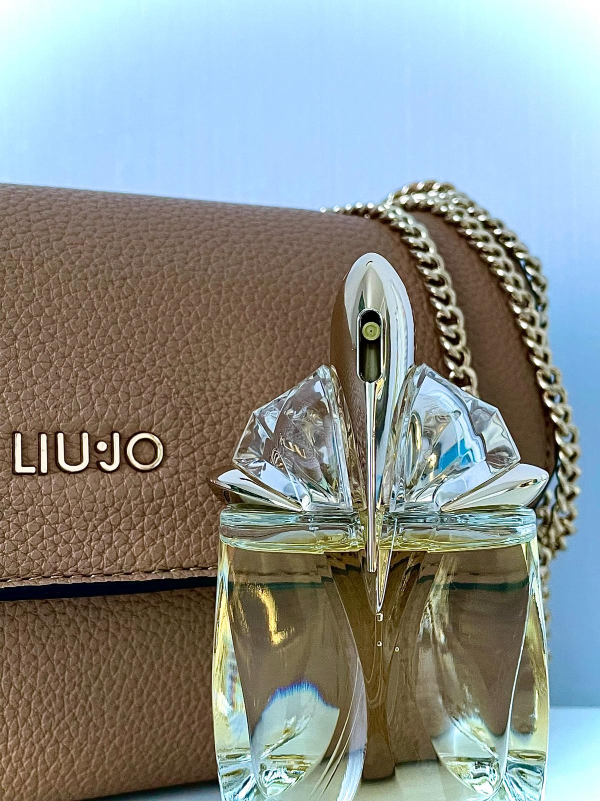 Alien Eau Extraordinaire Mugler perfume - a fragrance for women 2014