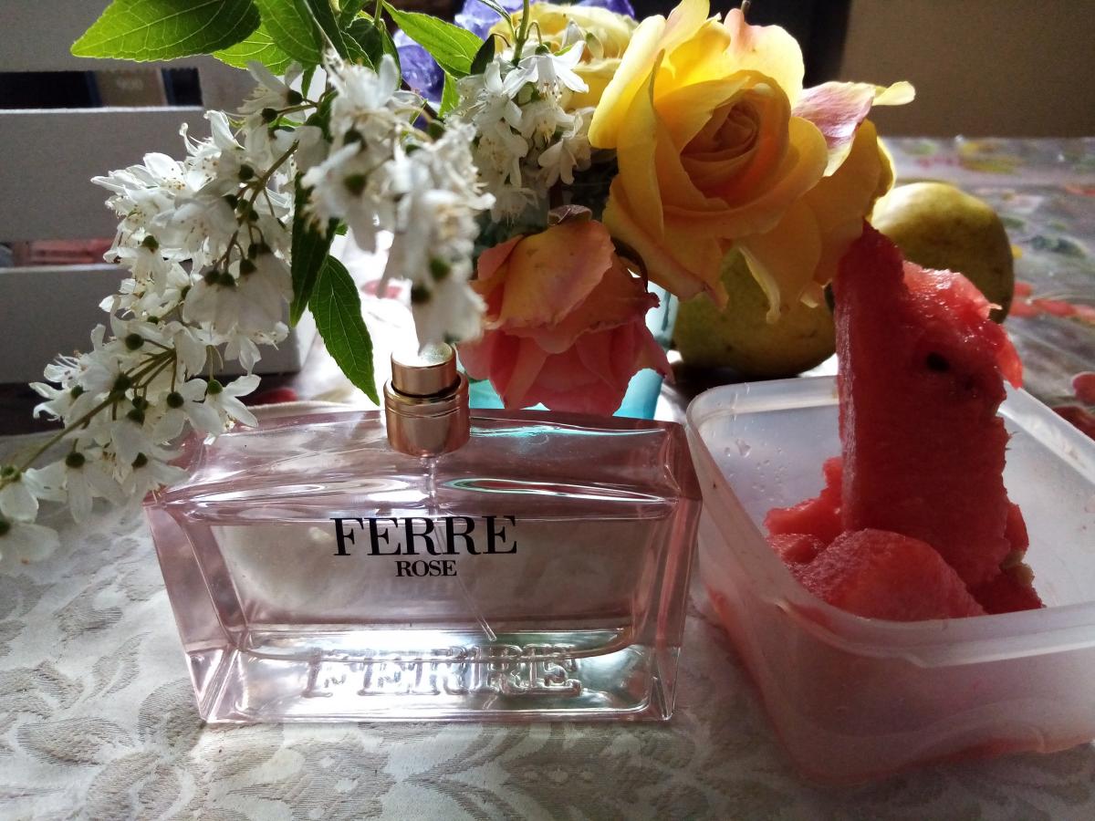 Ferre Rose Gianfranco Ferre fragancia - una fragancia para Mujeres 2007