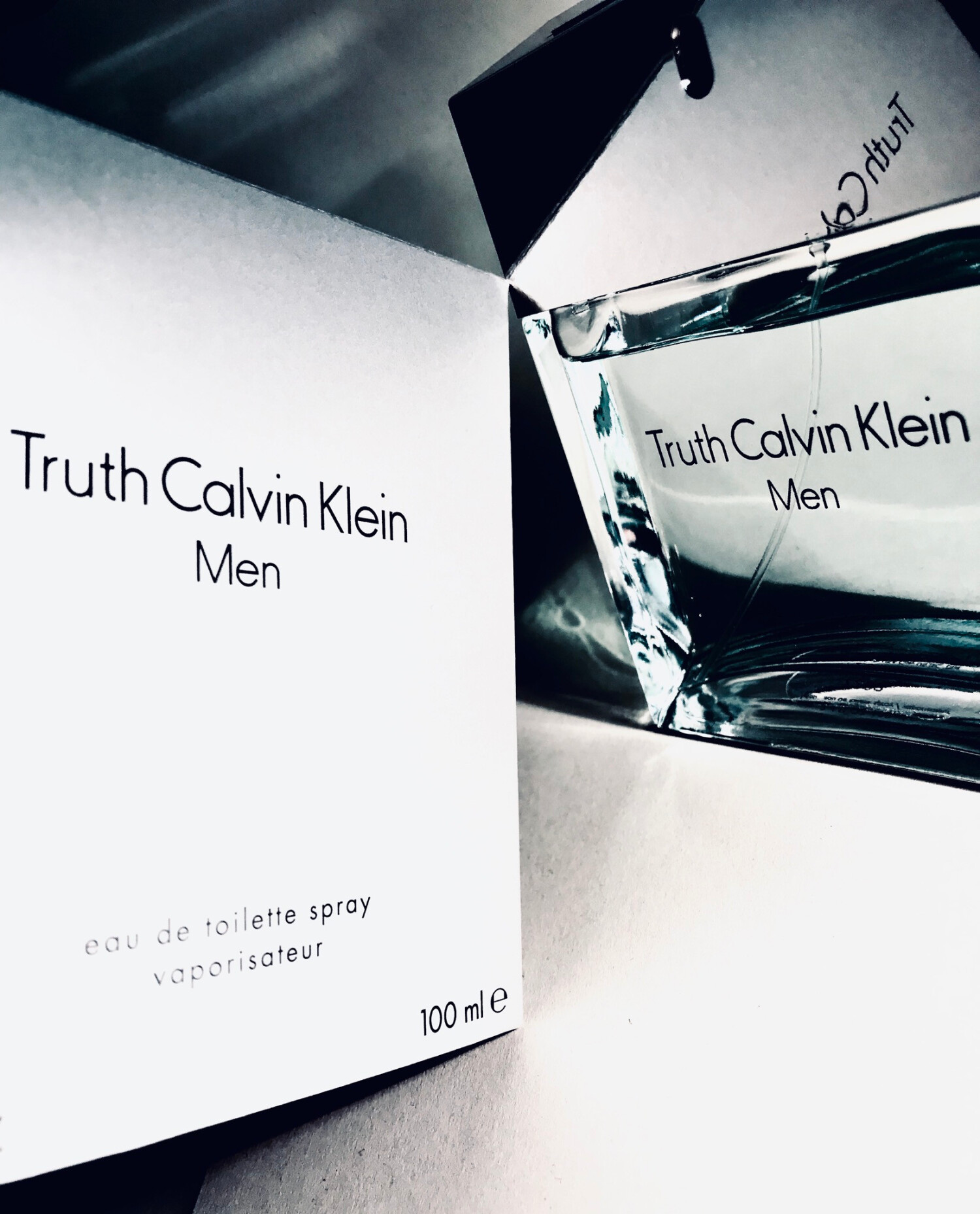 Truth For Men Calvin Klein cologne - a fragrance for men 2002