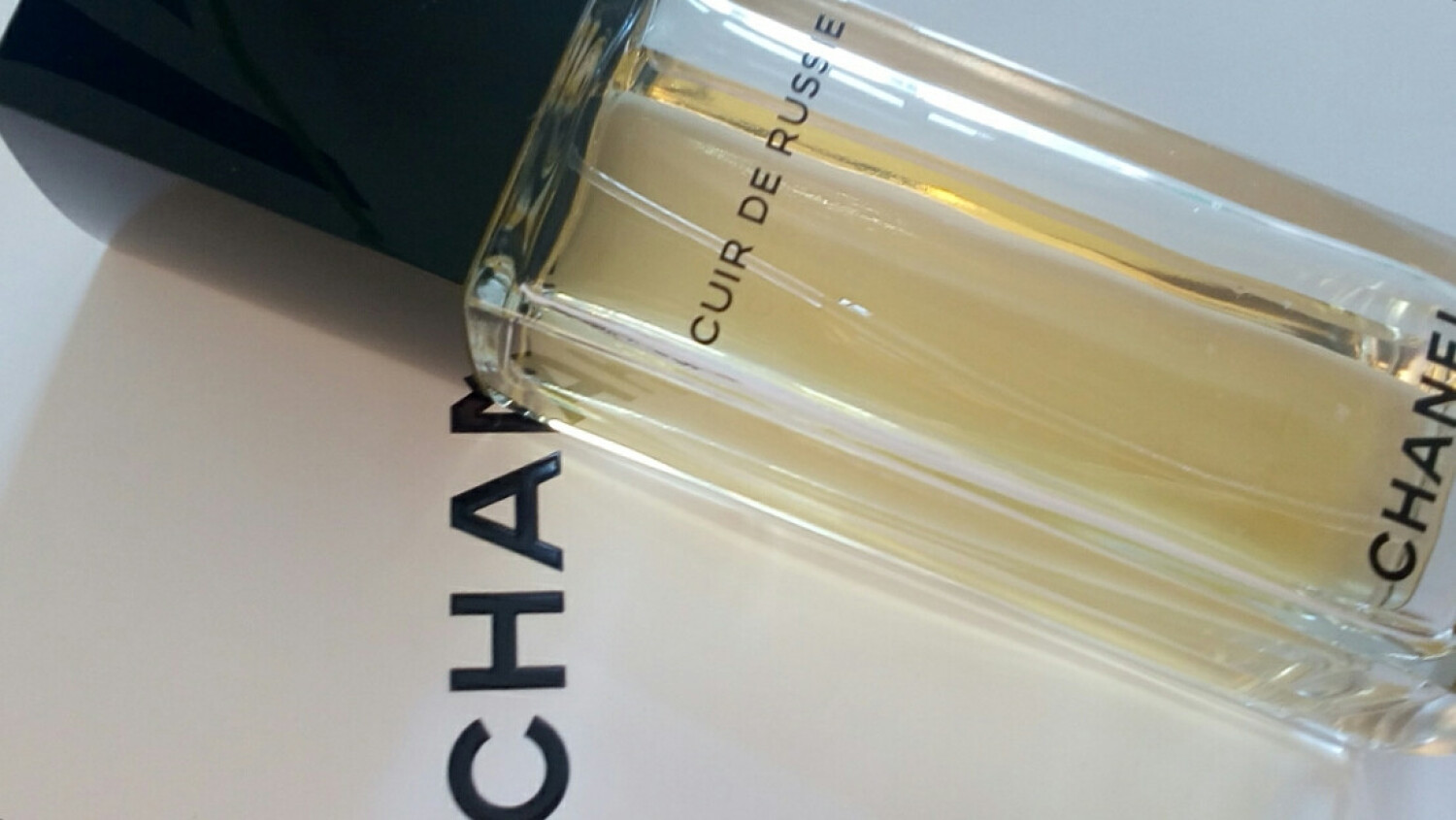 Les Exclusifs de Chanel Cuir de Russie 1924 Chanel perfume - a ...