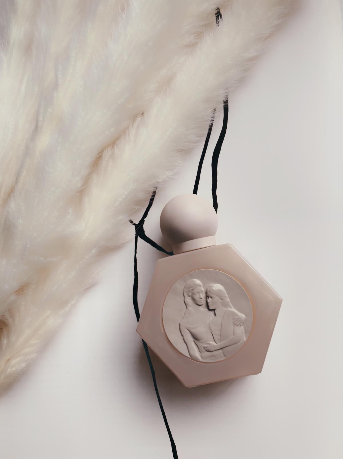 KKW x Kris KKW Fragrance perfume - a fragrance for women 2020