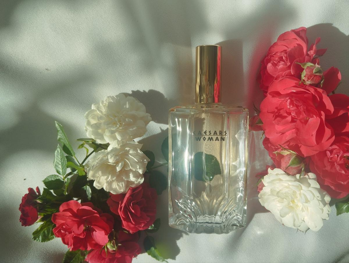 Caesars Woman Caesars World perfume - a fragrance for women 1988