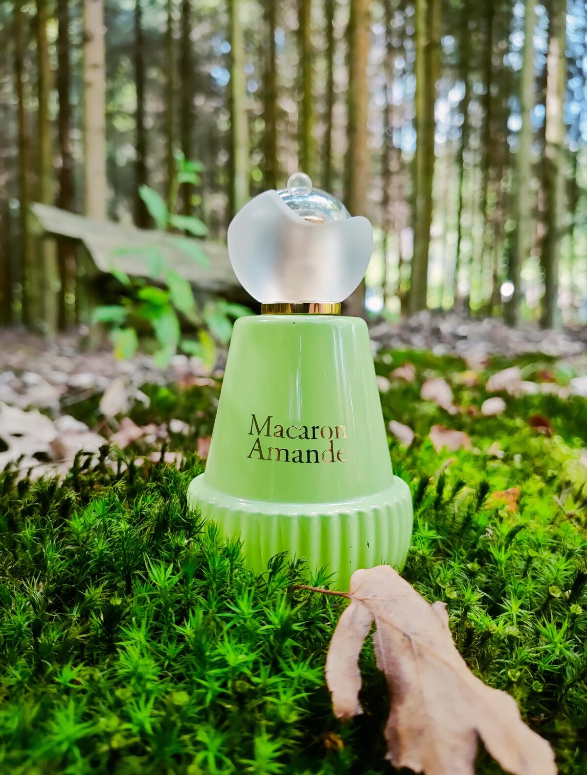 Tea Time à Paris Macaron Amande Jeanne Arthes perfume - a fragrance for ...