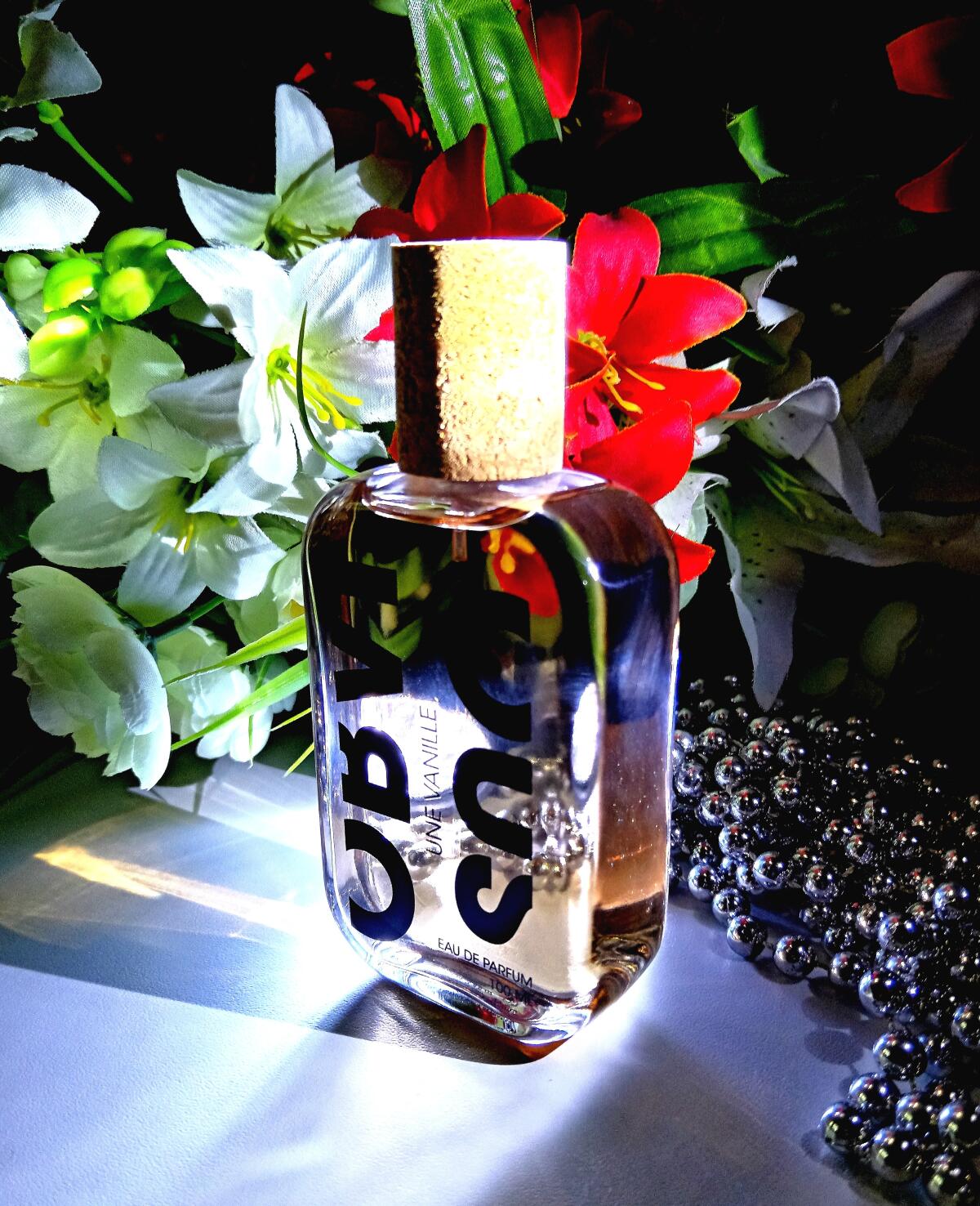 Une Vanille Obvious perfume - a fragrance for women and men 2020