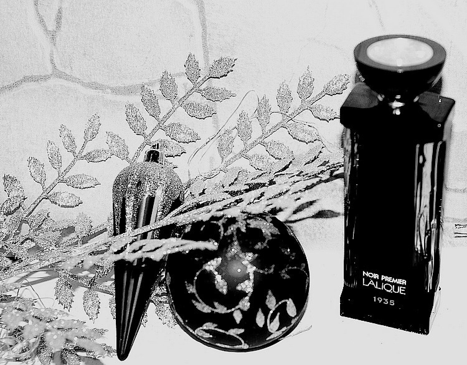 Rose Royale Lalique perfume - a fragrance for women and men 2014