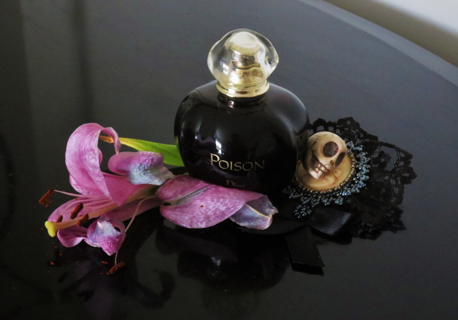 Poison Dior perfume - a fragrance for women 1985
