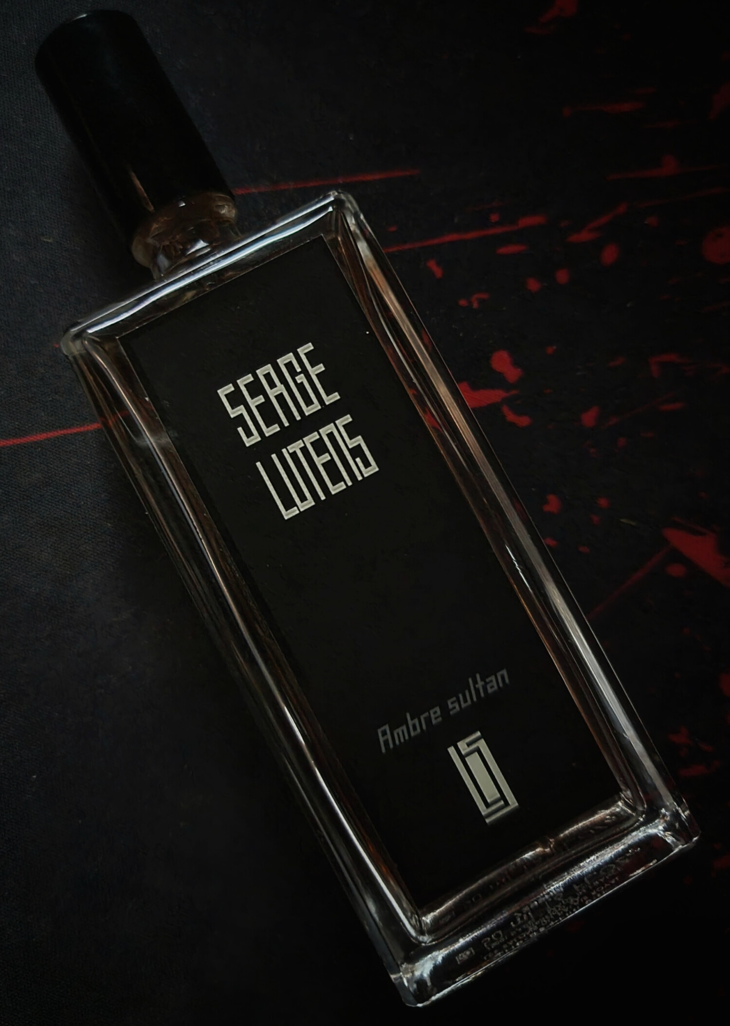 Ambre Sultan Serge Lutens perfume - a fragrance for women and men 1993