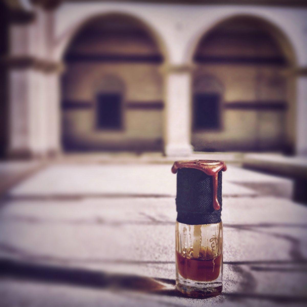 Moonlit Reverie Sultan Pasha Attars בושם - הינו ניחוח 2018 לנשים וגברים