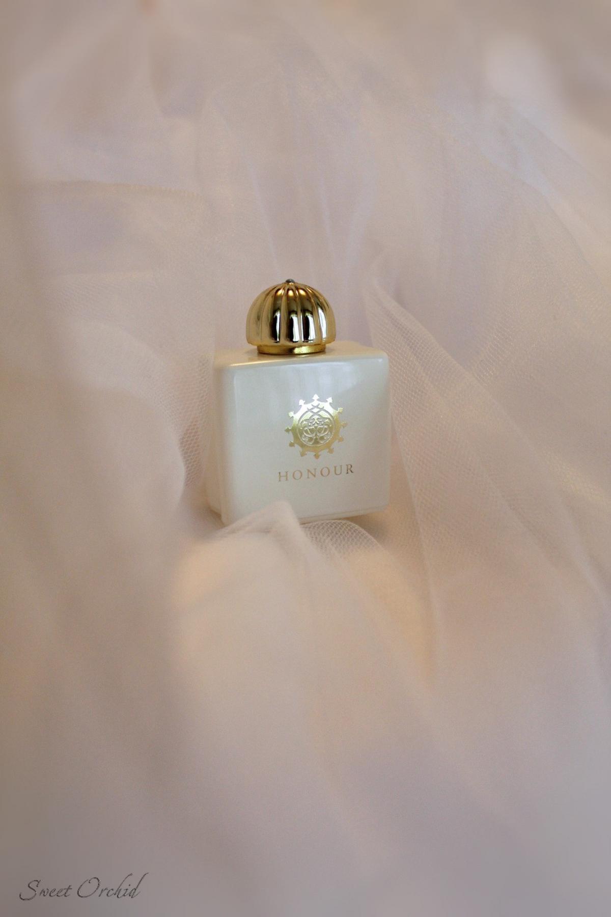 Honour Woman Amouage perfume - a fragrance for women 2011