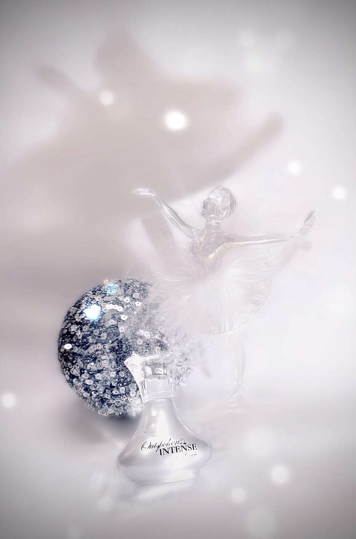 Outspoken Intense by Fergie Avon perfume - a fragrance for women 2011