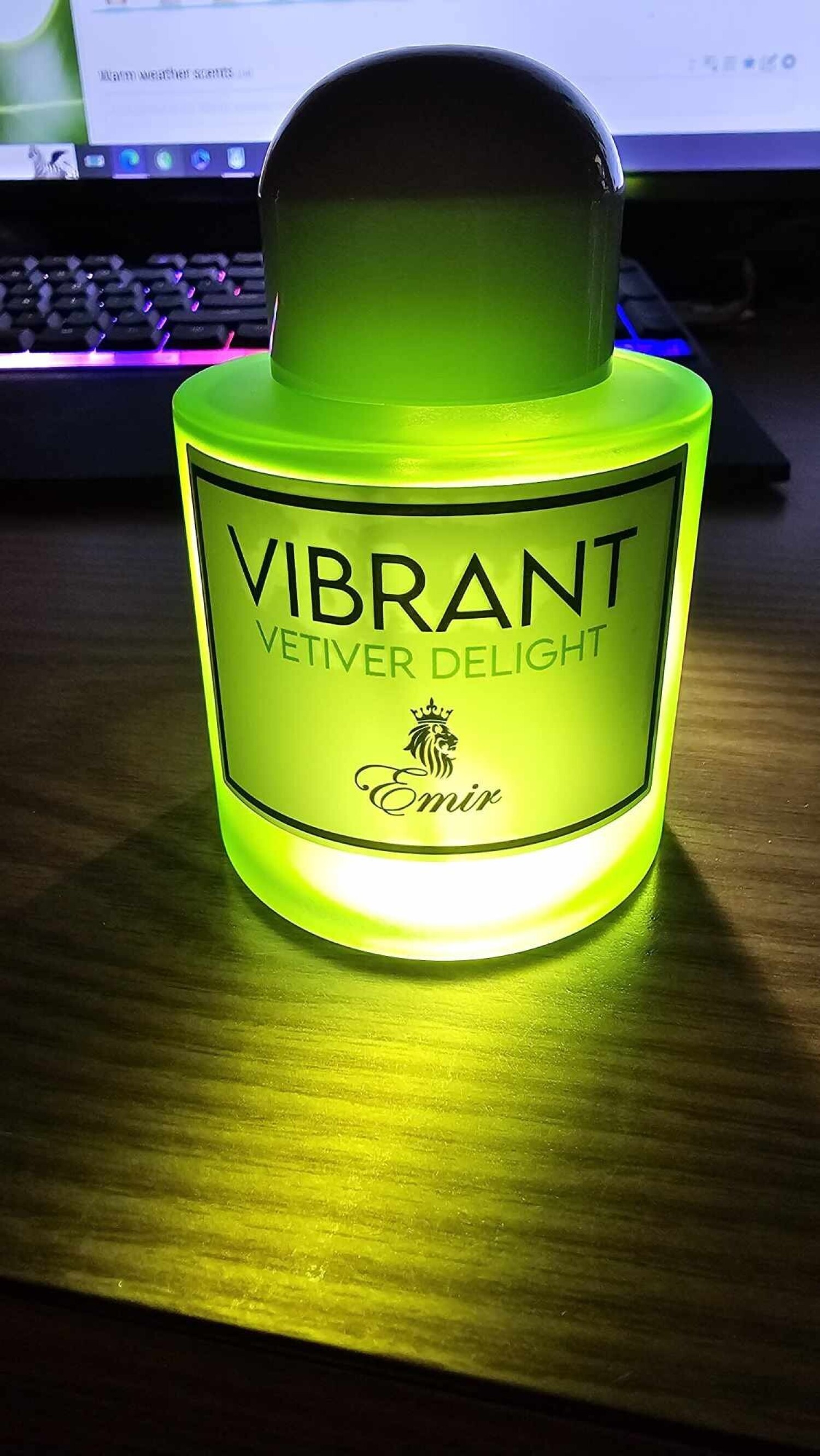 Vibrant Vetiver Delight PARIS CORNER parfum - un parfum pour homme et ...