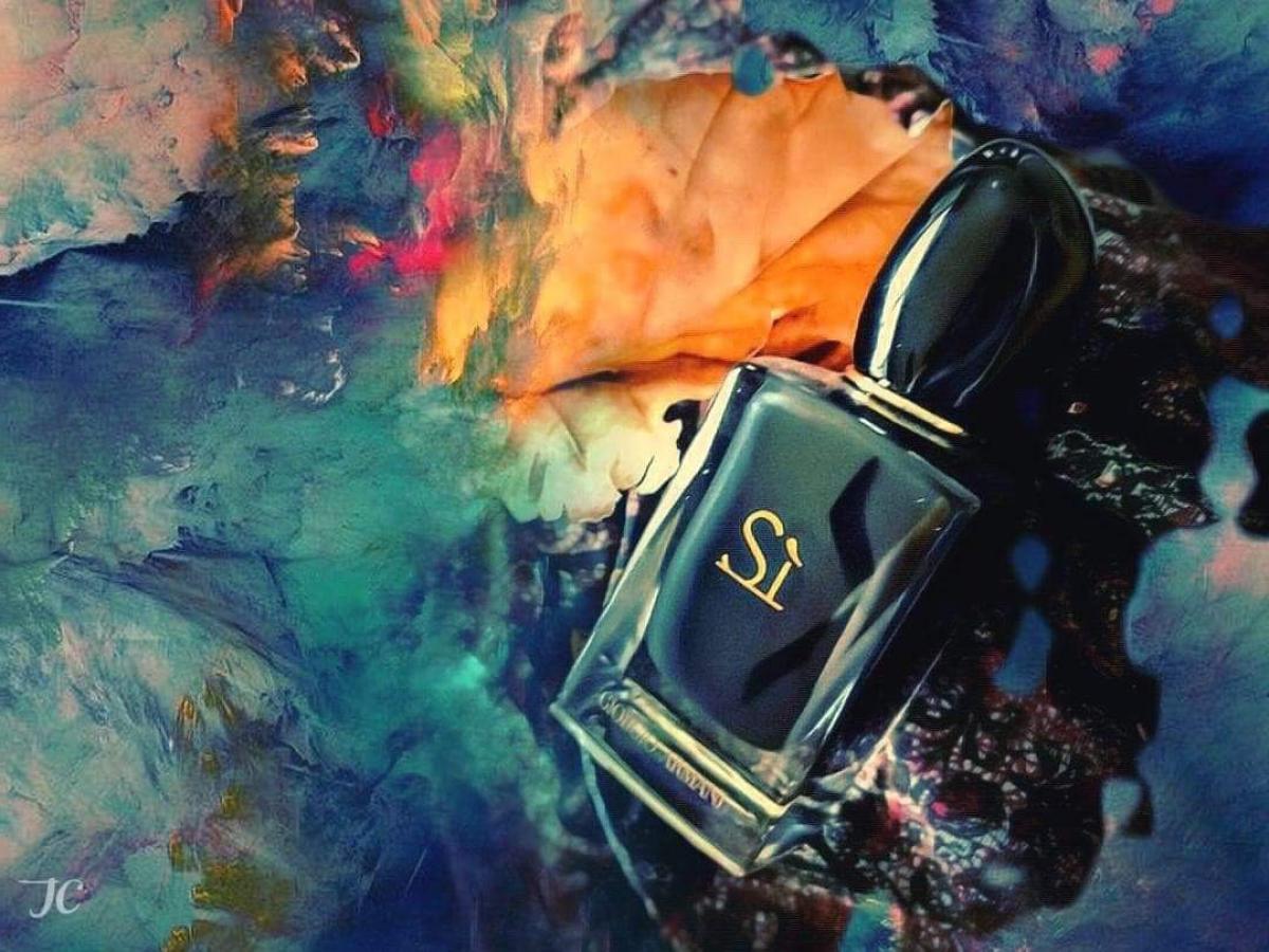 Sì Intense Giorgio Armani perfume - a fragrance for women 2014