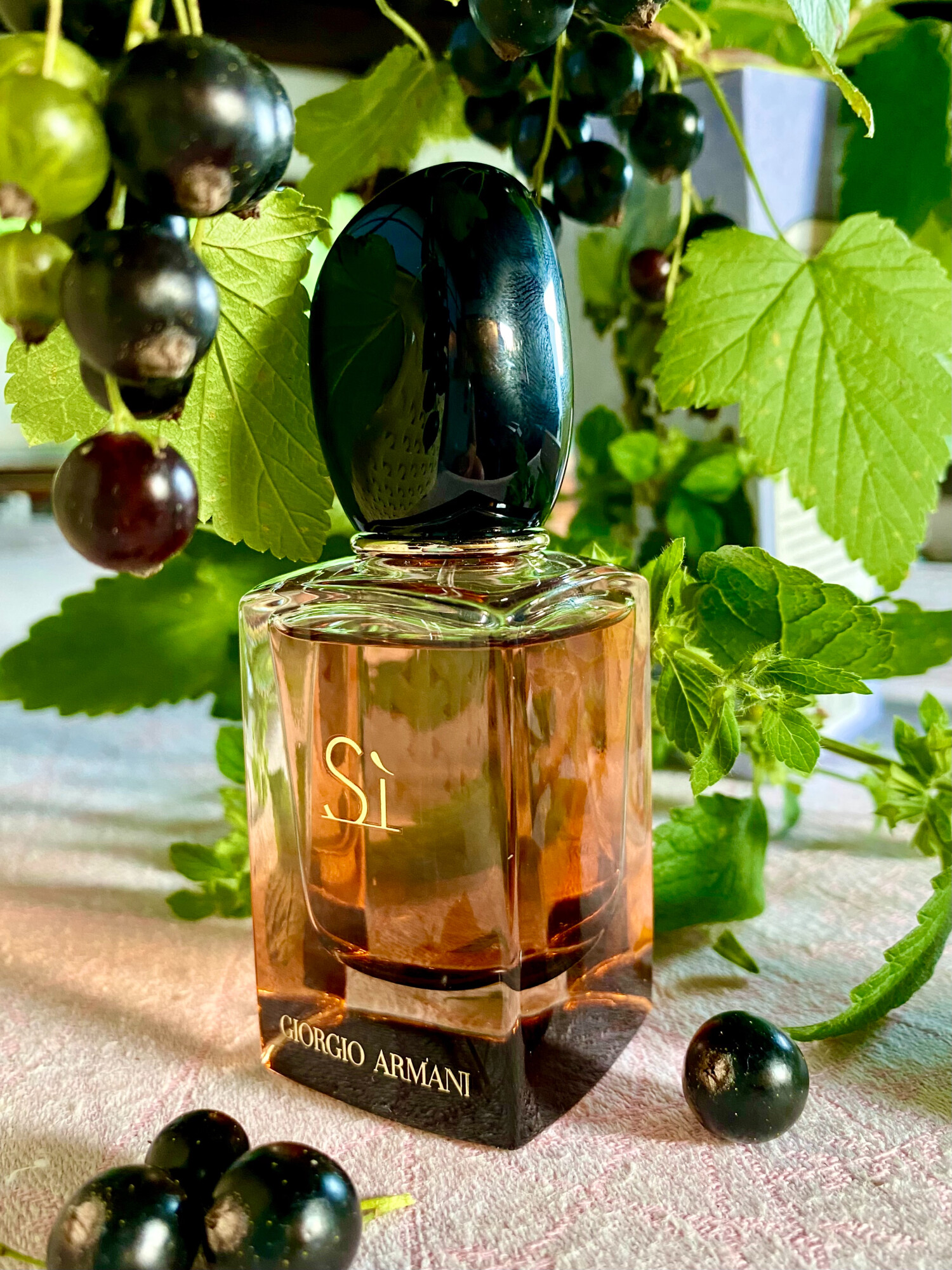 Sì Intense 2021 Giorgio Armani perfume - a fragrance for women 2021