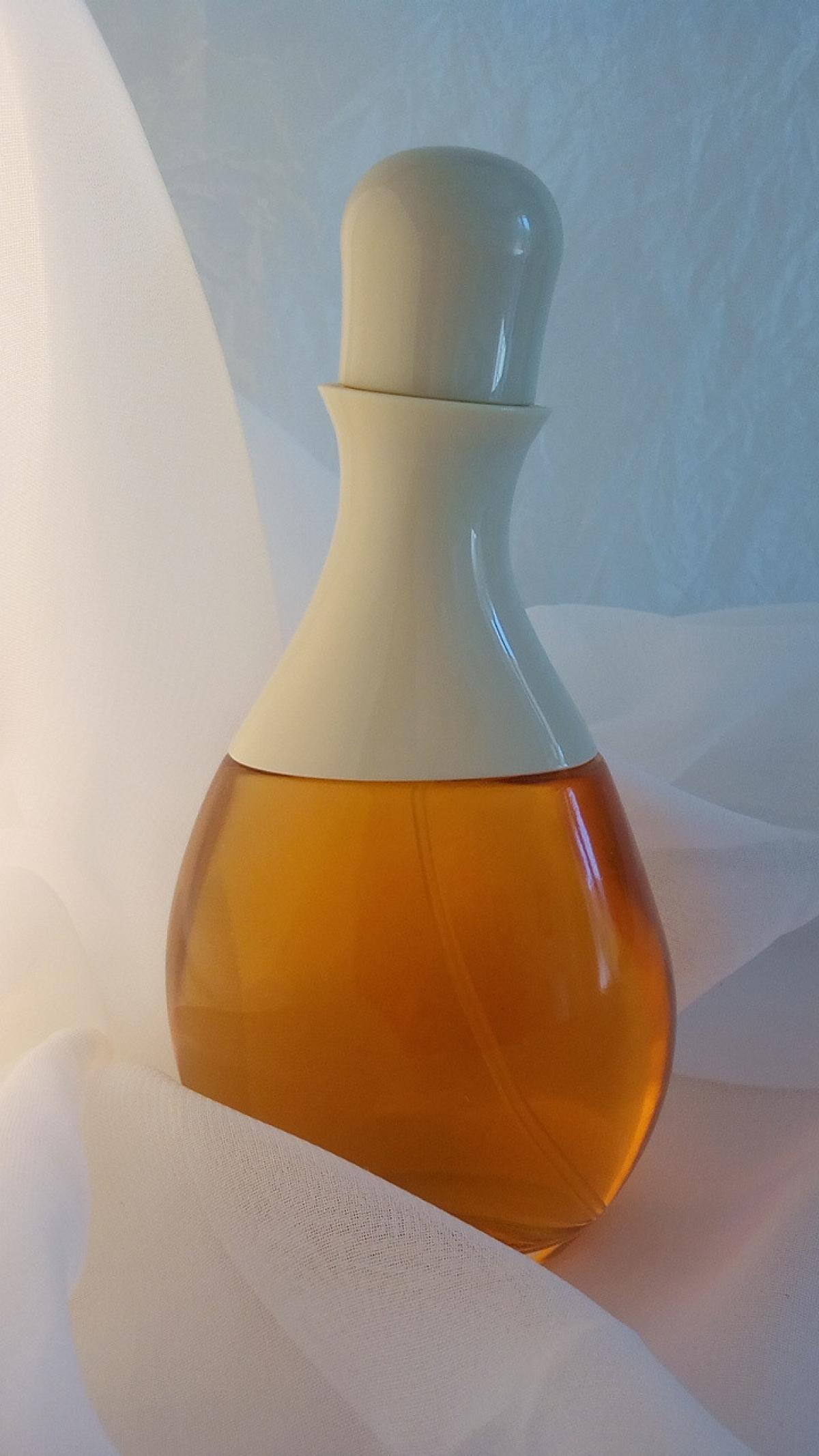 Halston Classic Halston perfume - a fragrance for women 1975