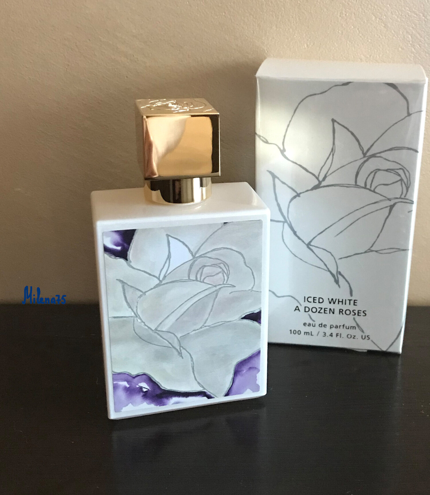 Iced White A Dozen Roses perfume - a fragrance for women 2011