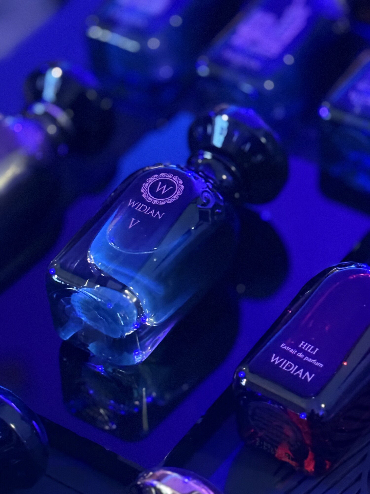V WIDIAN perfume - a fragrance for women and men 2015