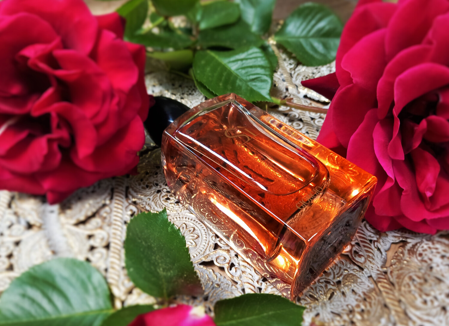 Sì Intense 2021 Giorgio Armani perfume - a fragrance for women 2021